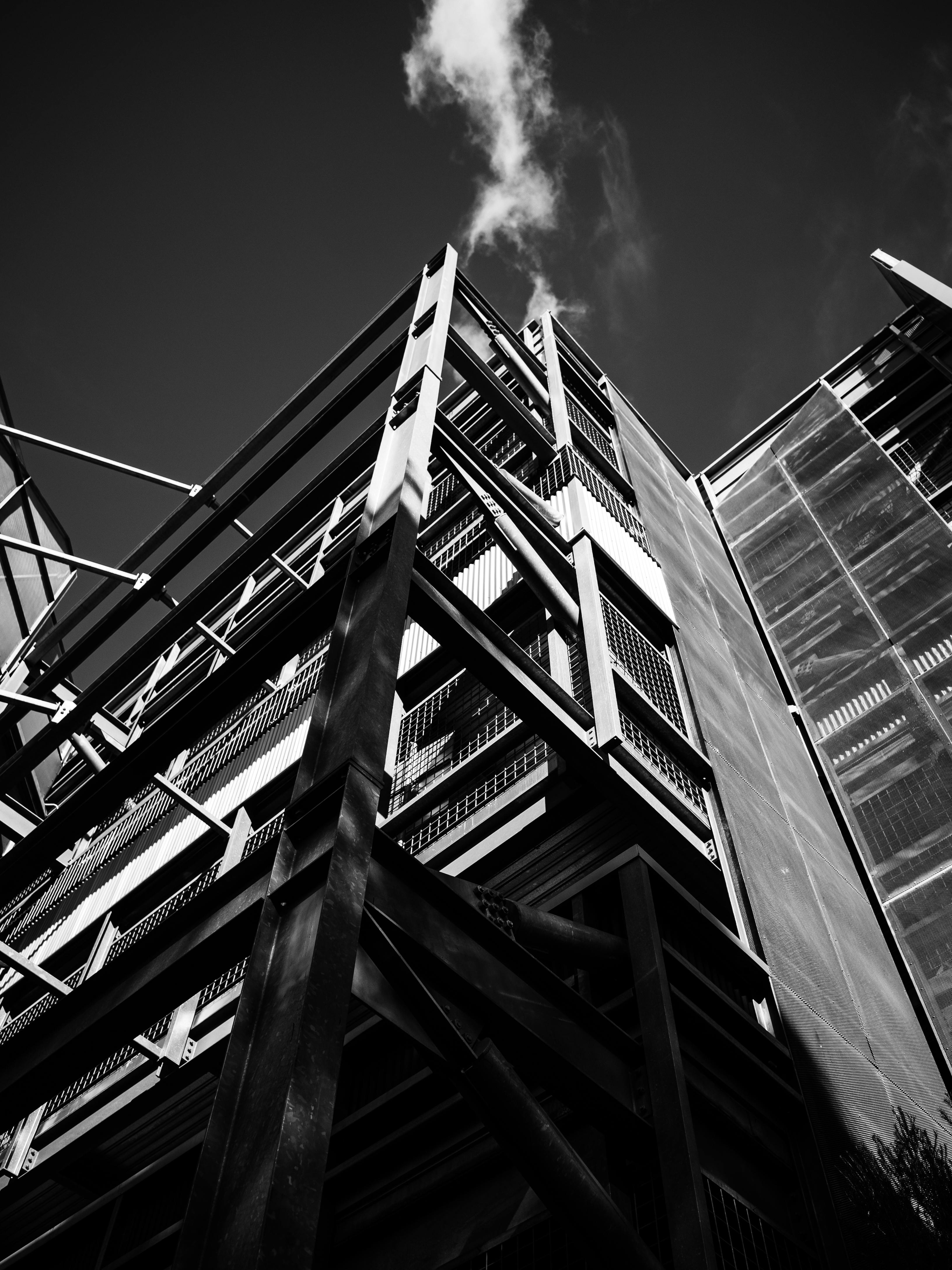 Modern Architectural Steel Structure in Monochrome · Free Stock Photo