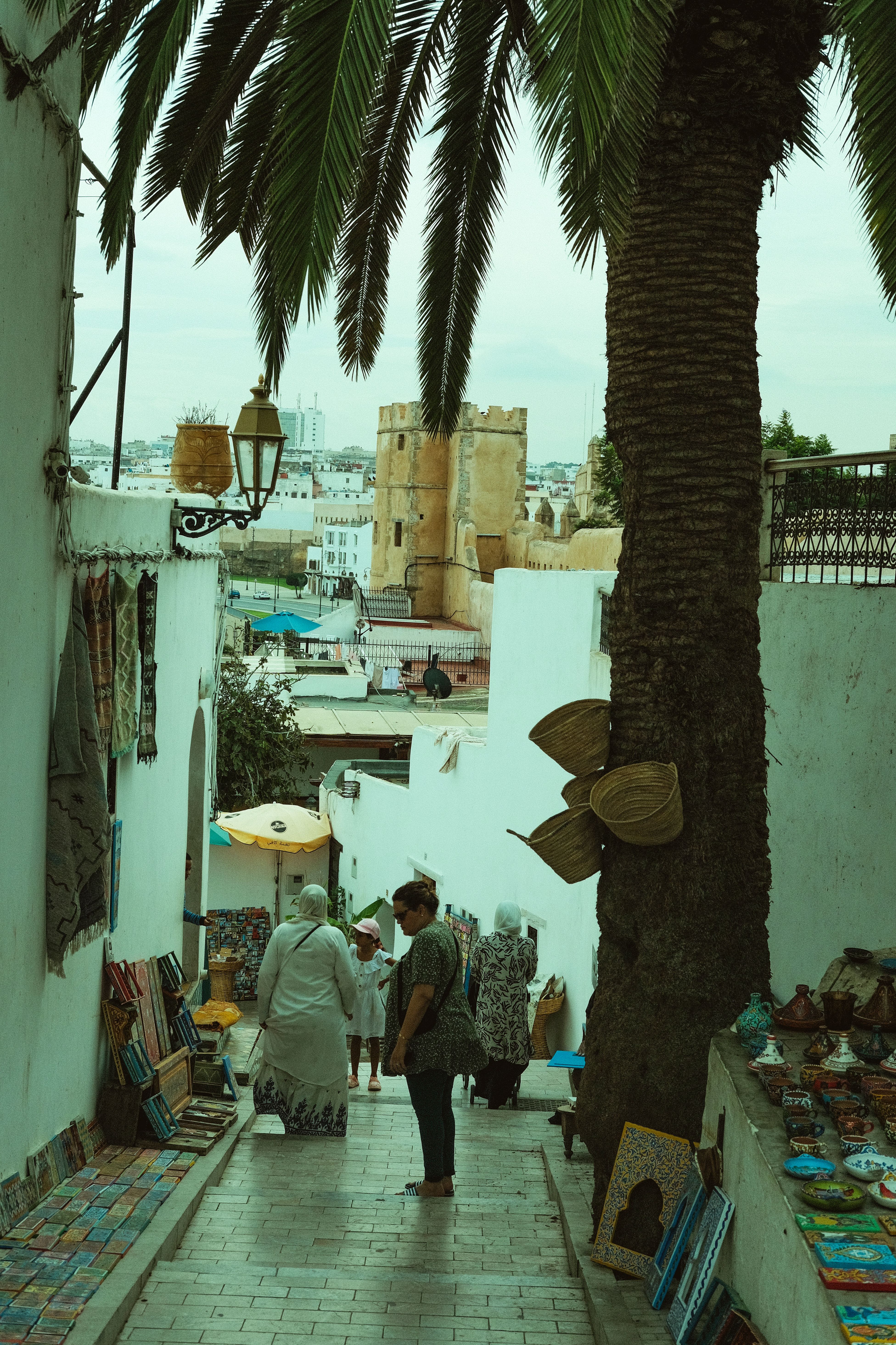 Charming Moroccan Street with Local Shops · Free Stock Photo