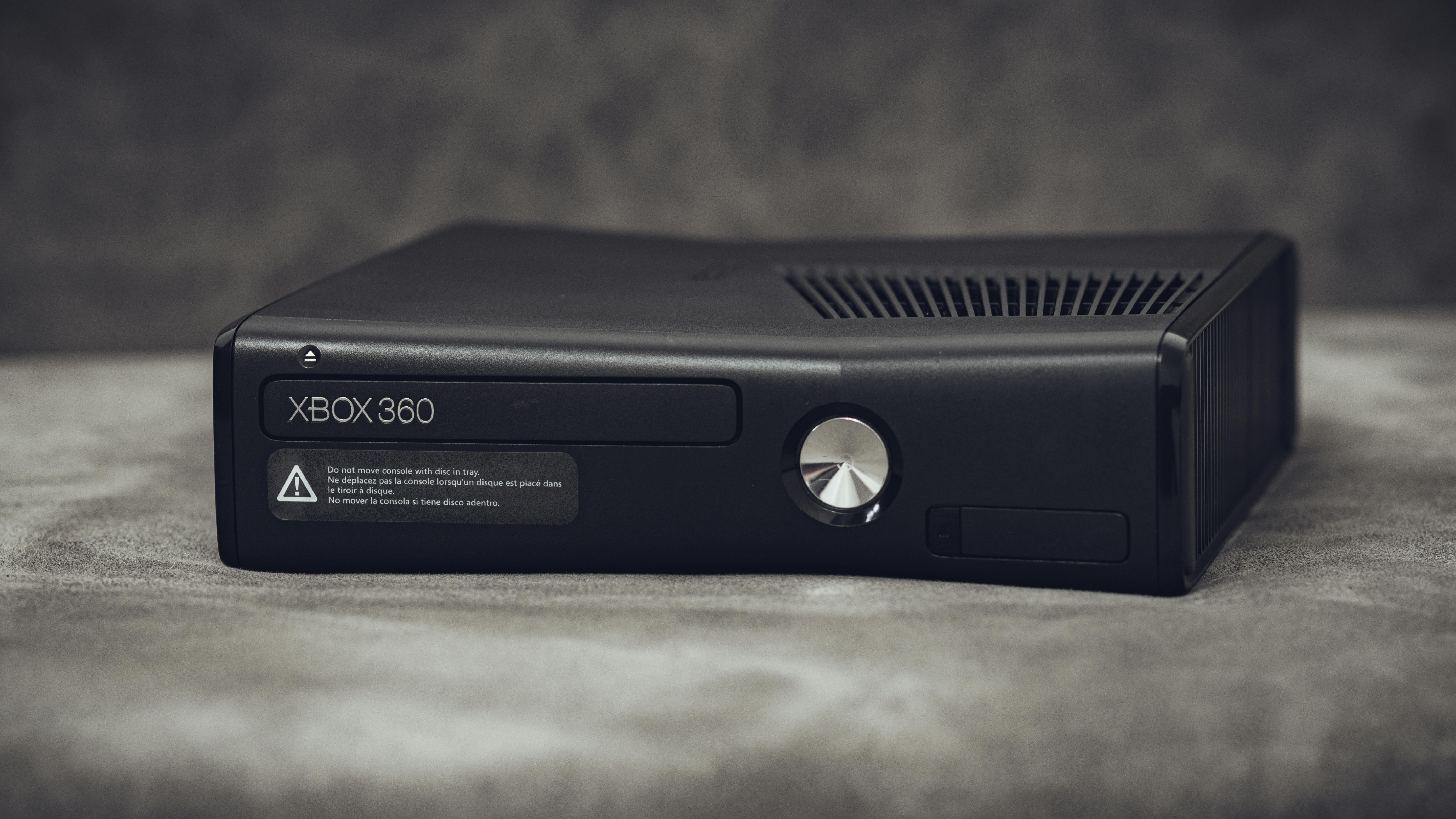 Classic Xbox 360 Console on Display · Free Stock Photo