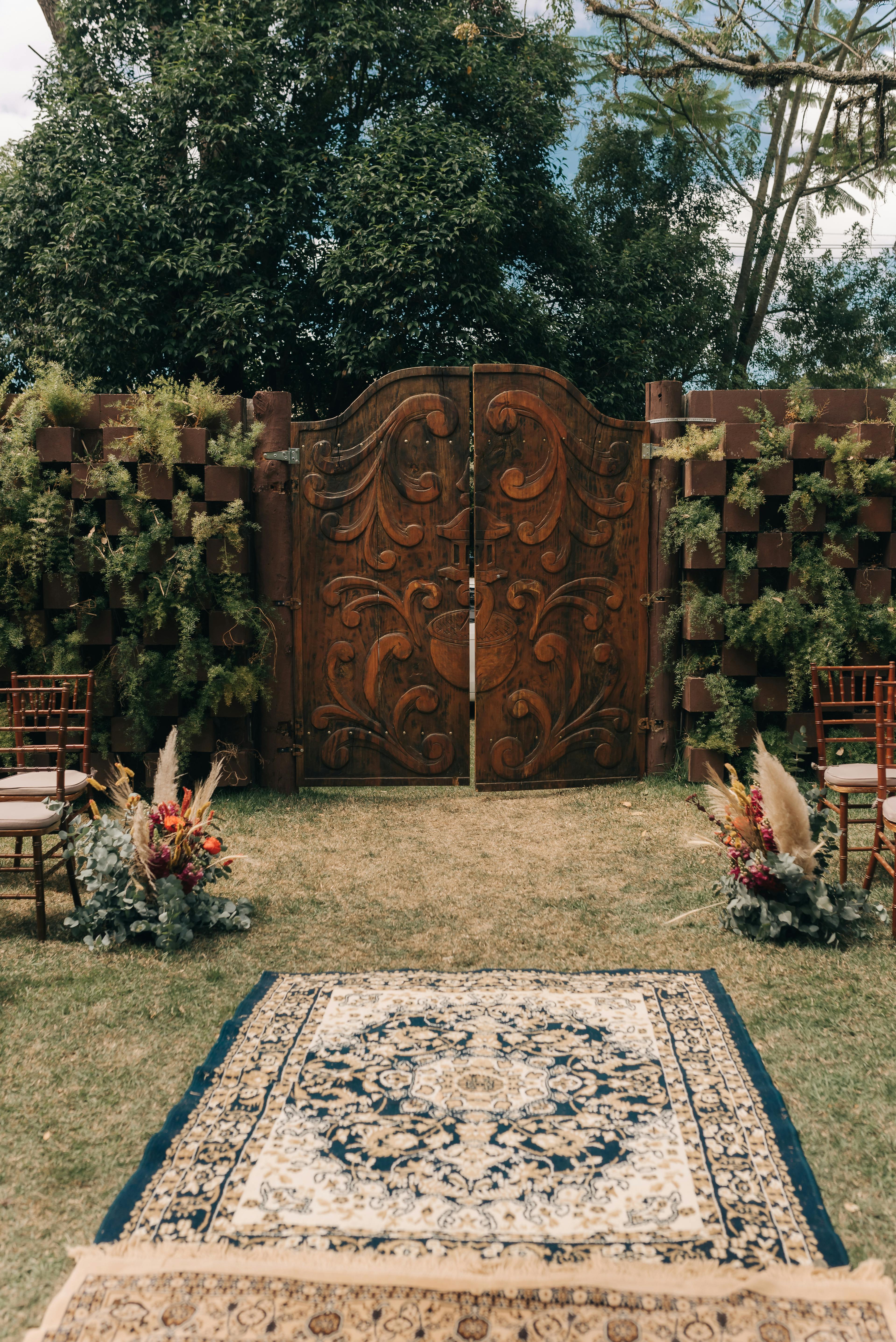 Elegant Outdoor Rustic Wedding Venue Decor · Free Stock Photo