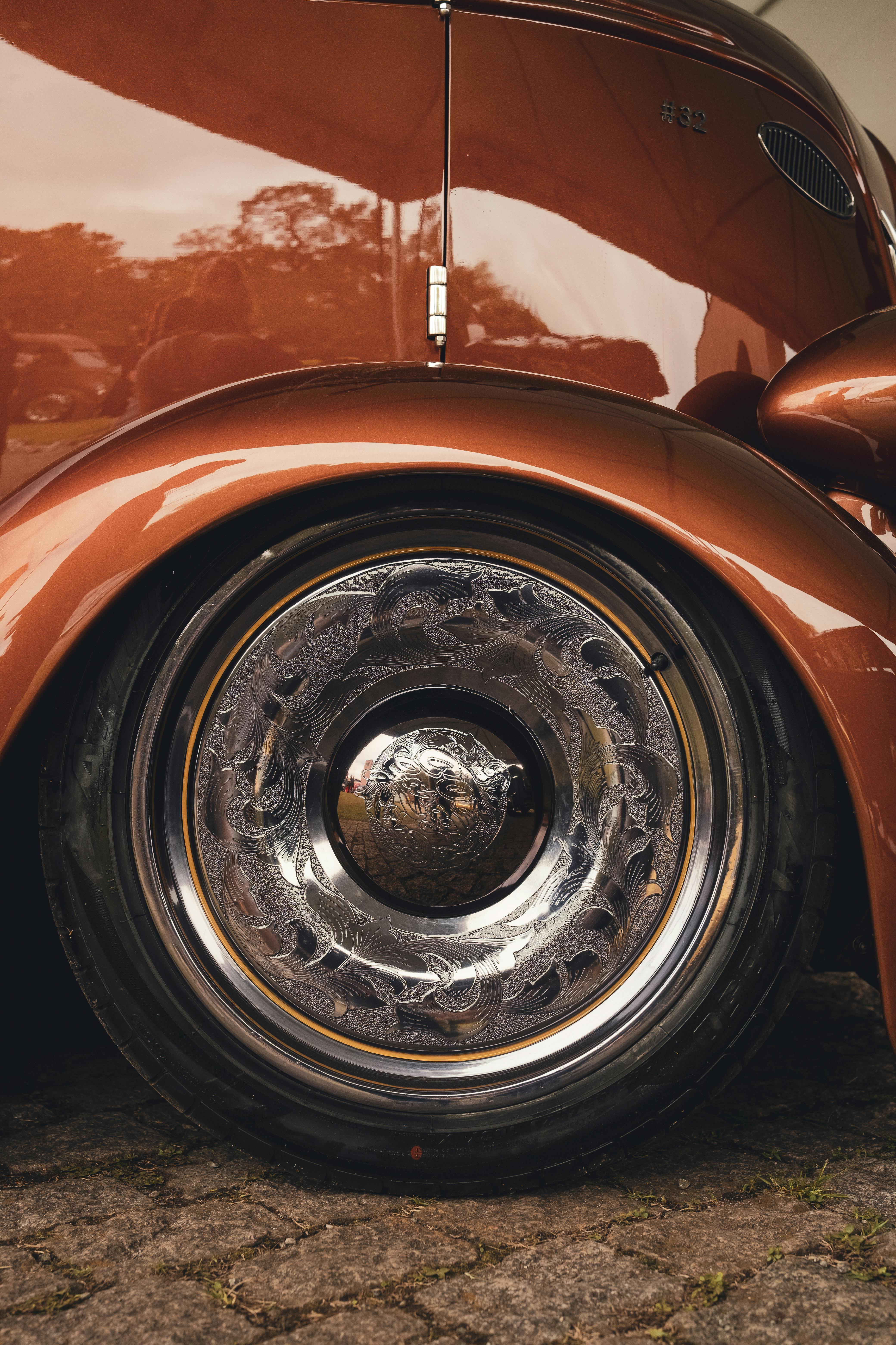 Customized Vintage Car Wheel Close-Up · Free Stock Photo