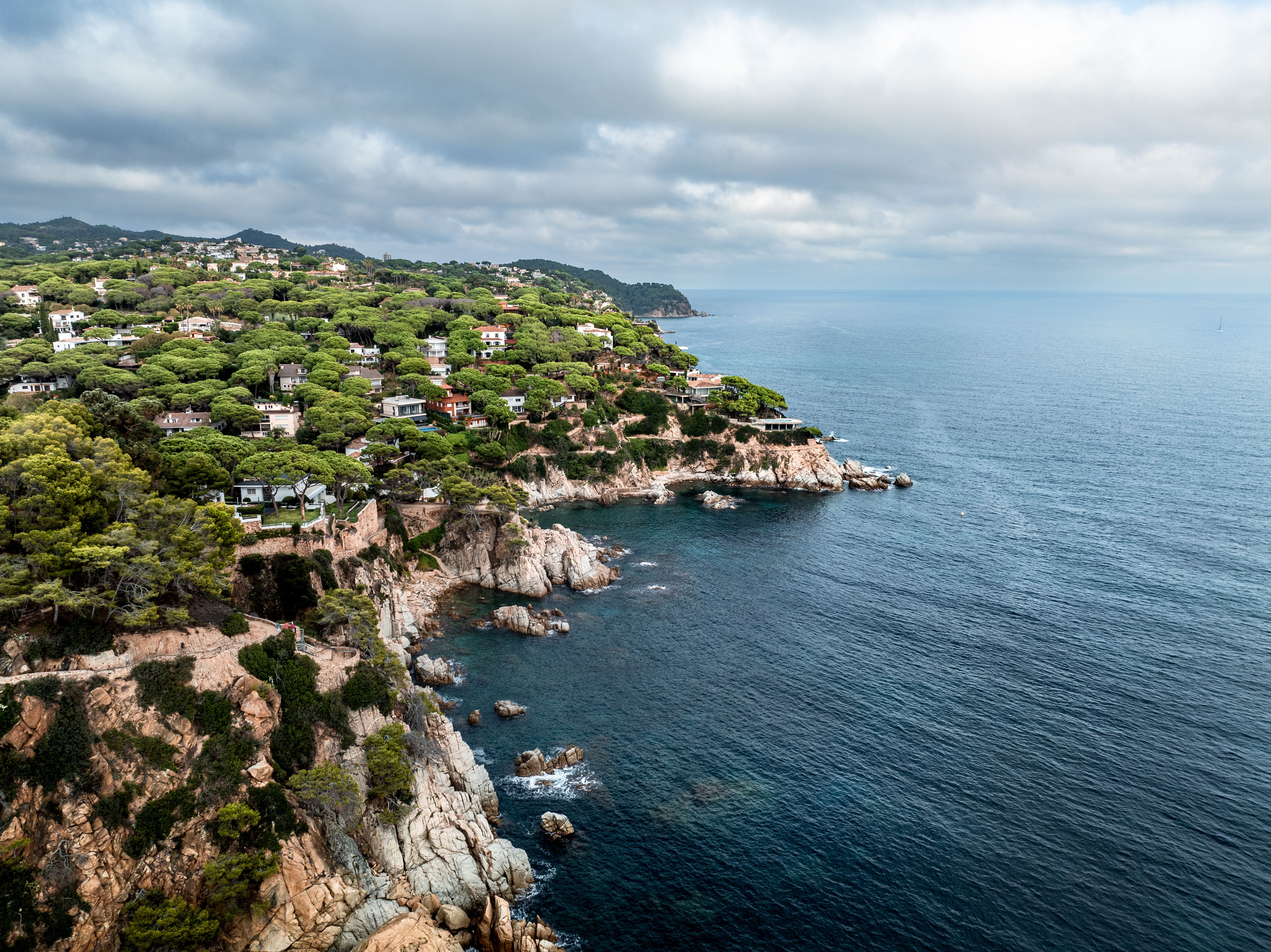 Scenic Coastal View of Lloret de Mar Cliffs · Free Stock Photo