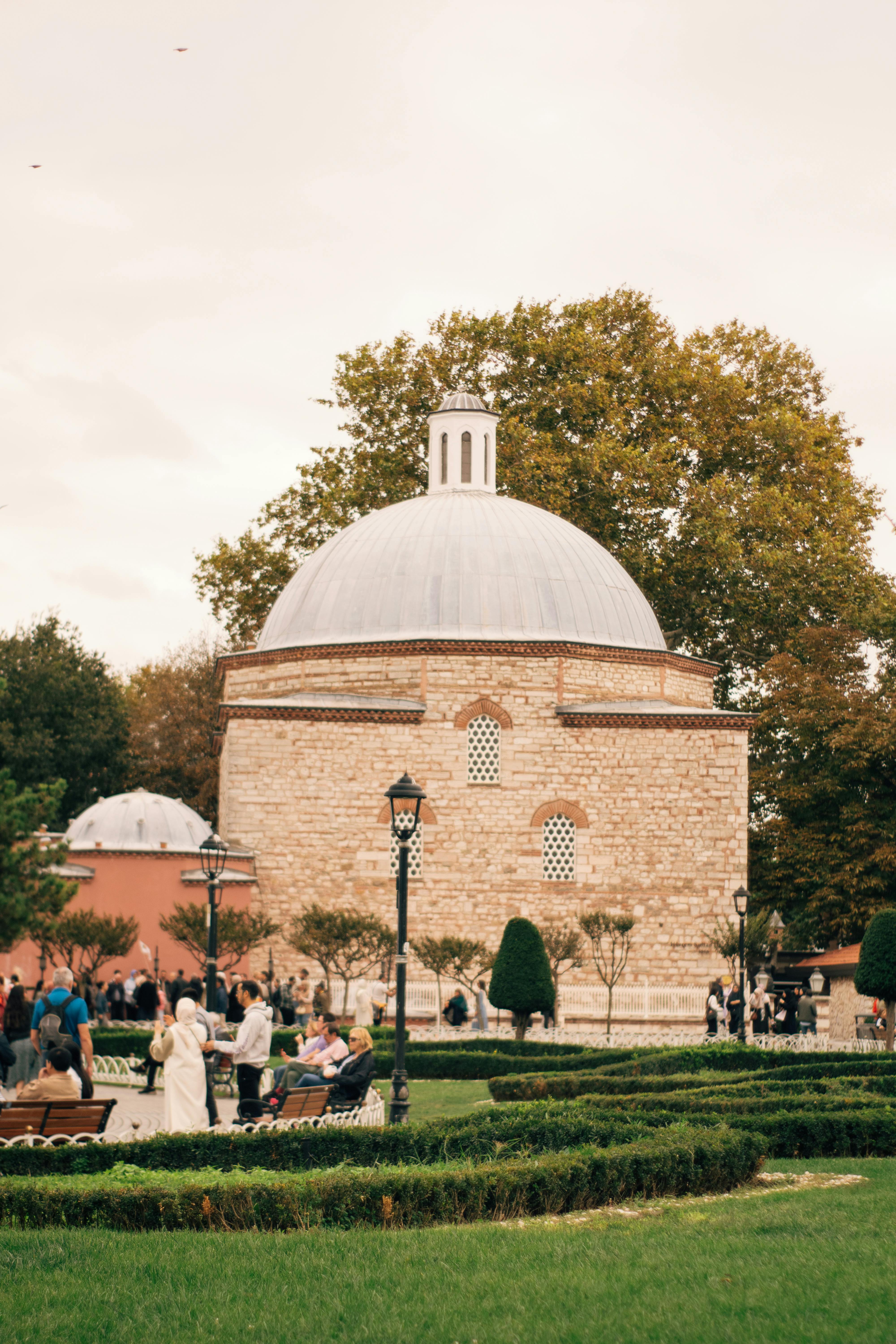 Historic Stone Dome Building in Lush Park Setting · Free Stock Photo