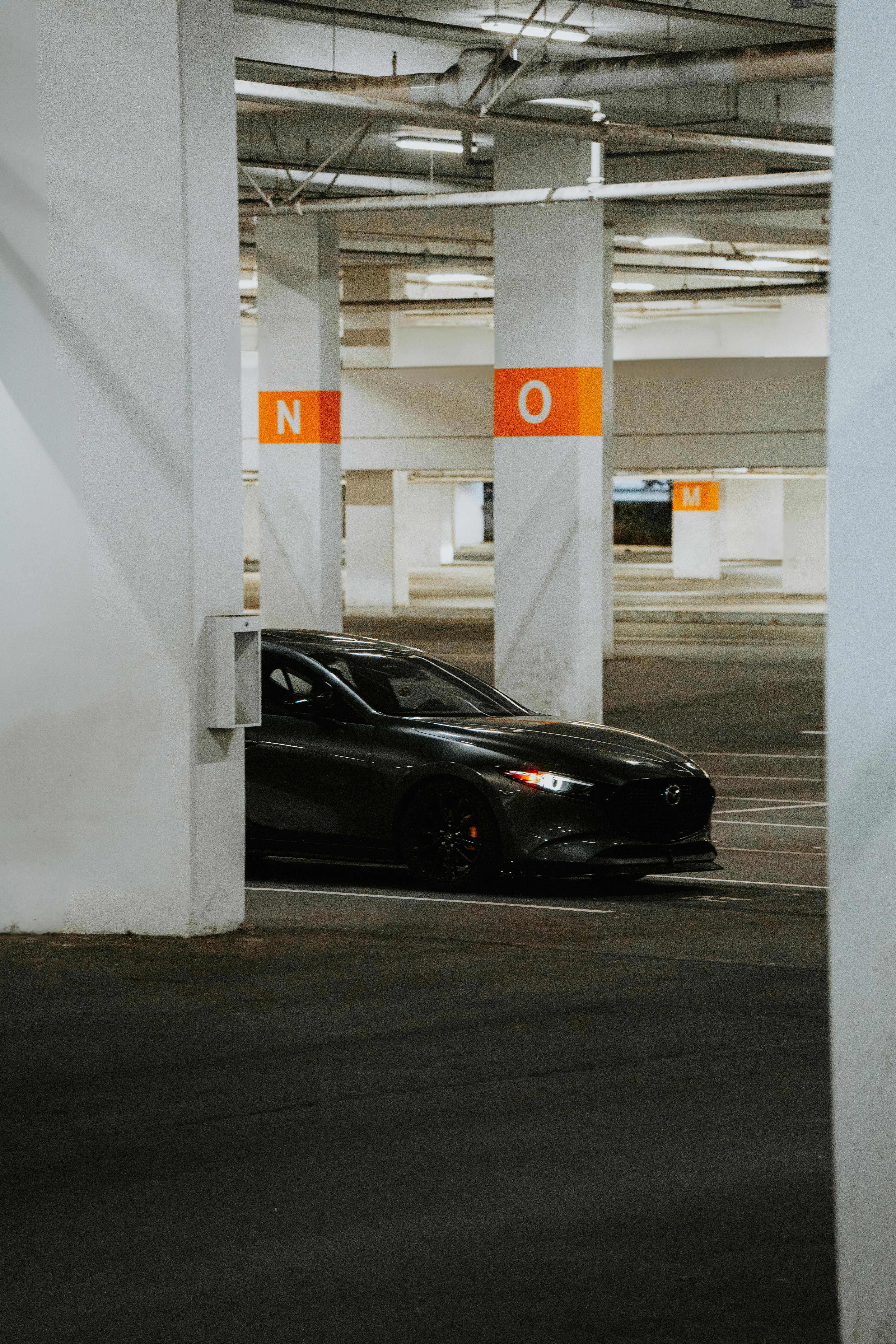 Hiding Car Photos, Download The BEST Free Hiding Car Stock Photos & HD ...