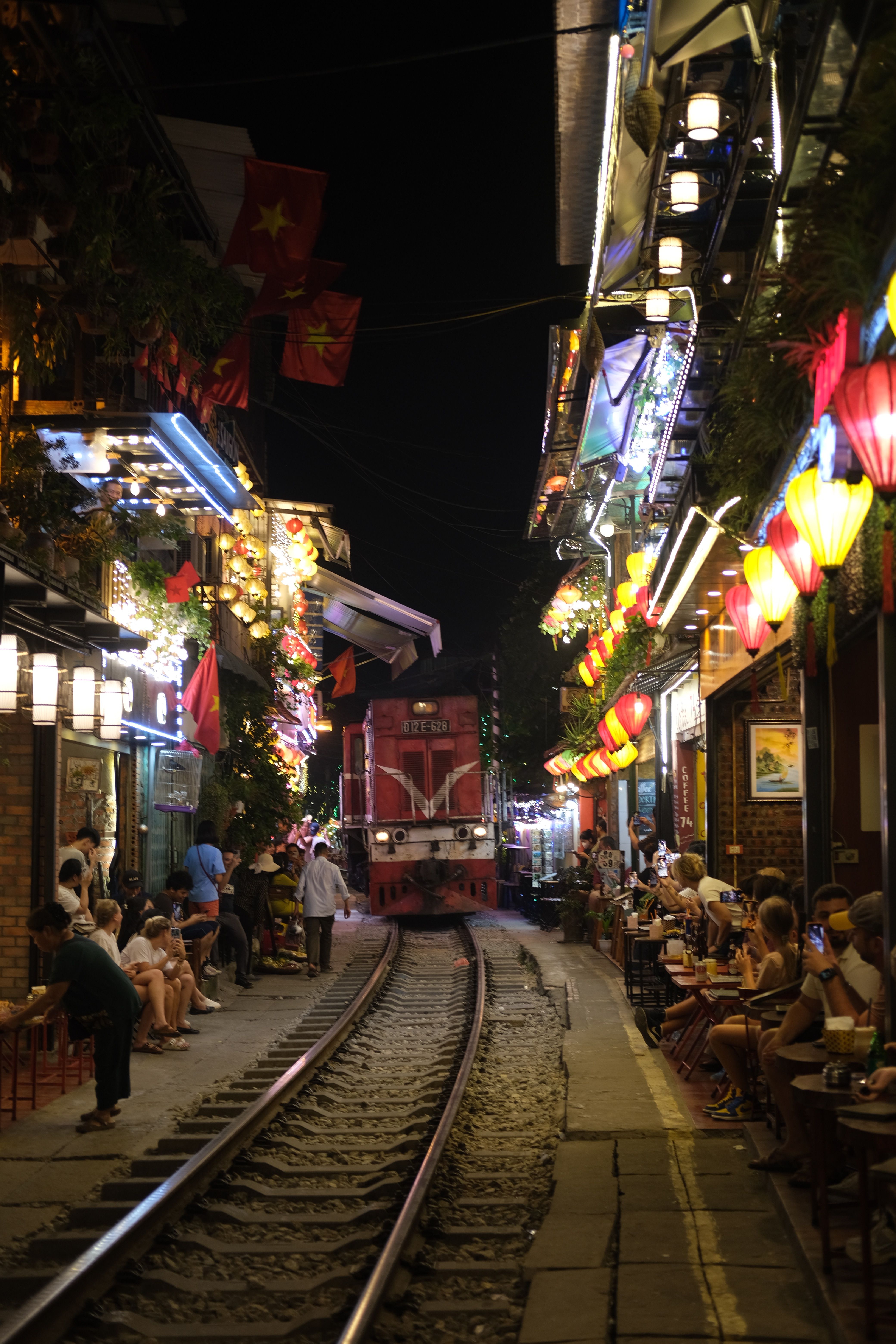 Train Street, Hanoi Vietnam Photos, Download The BEST Free Train Street ...