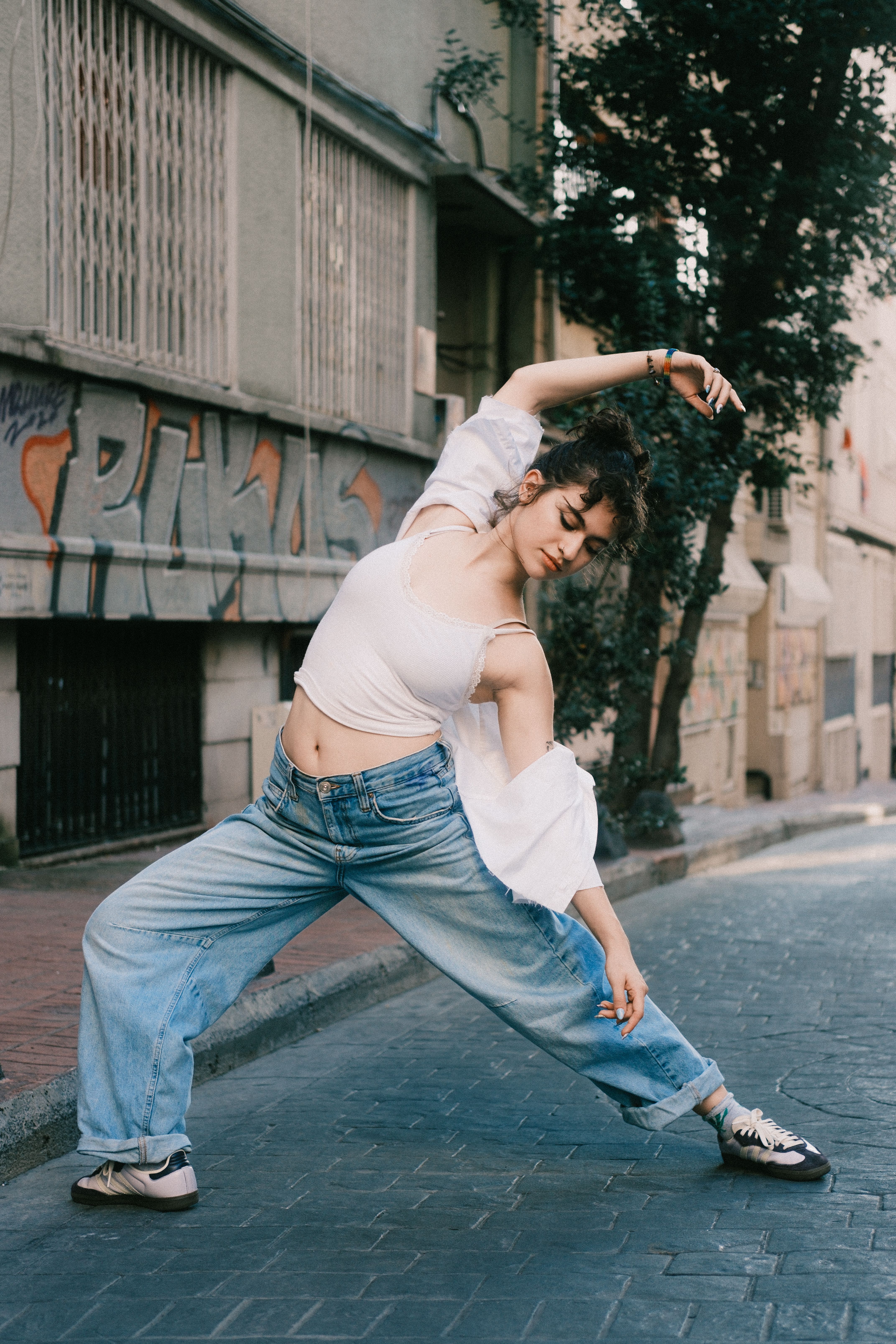Street Dance Pose in Urban Setting · Free Stock Photo