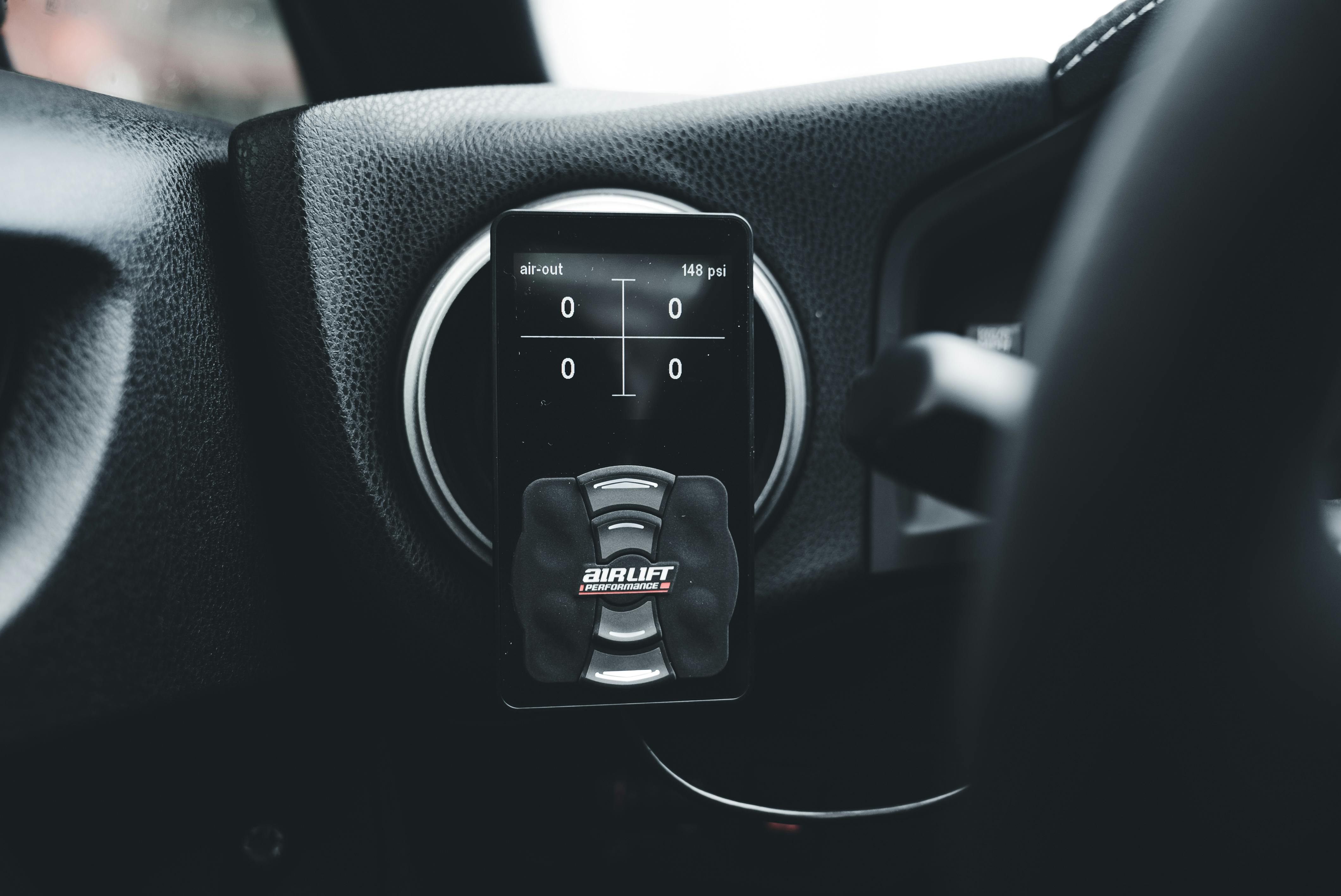 Dashboard Airlift Performance Controller in Car · Free Stock Photo