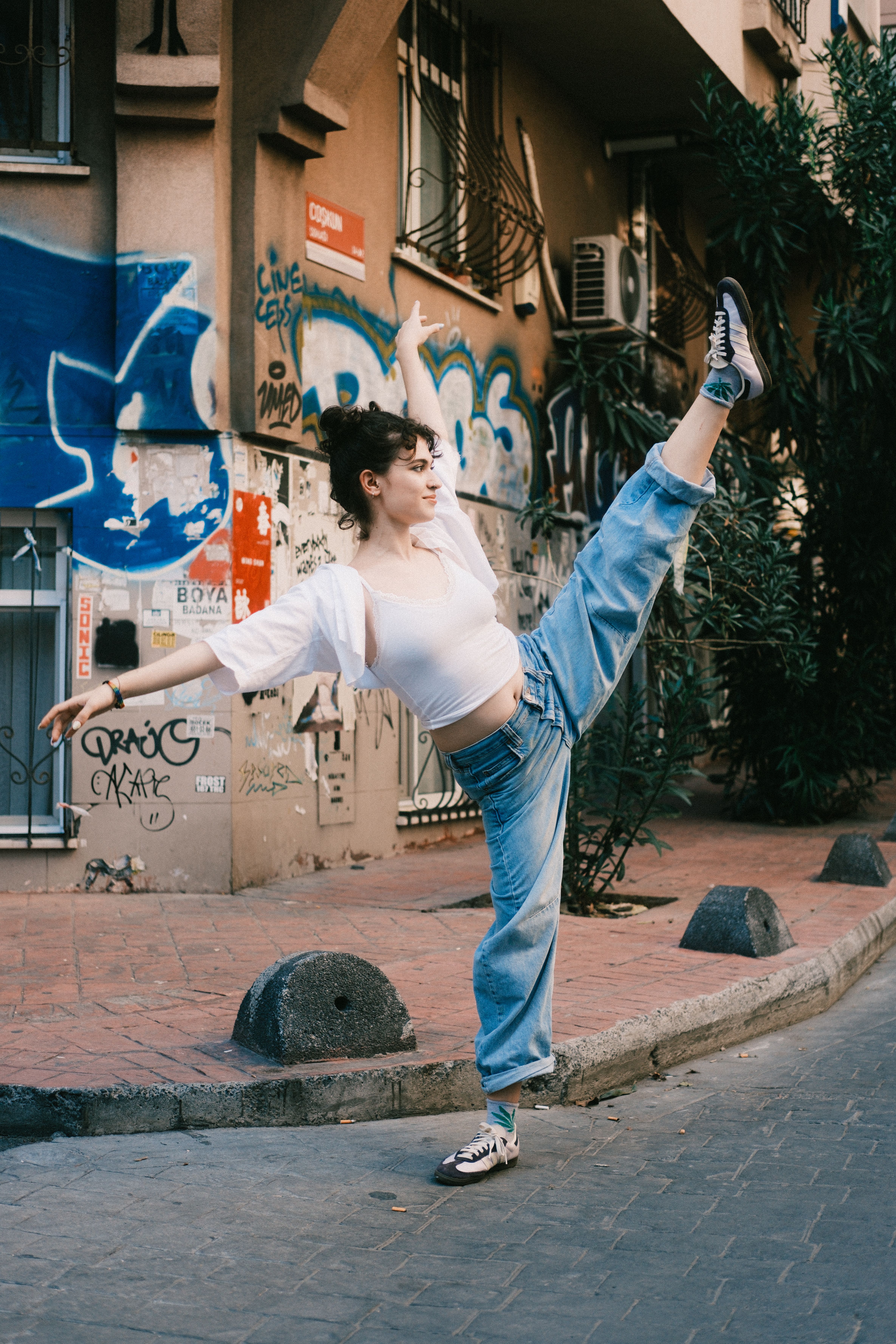 Urban Dance Pose in a Graffiti Alleyway · Free Stock Photo