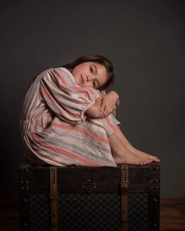 Girl Sitting Photos, Download The BEST Free Girl Sitting Stock Photos ...