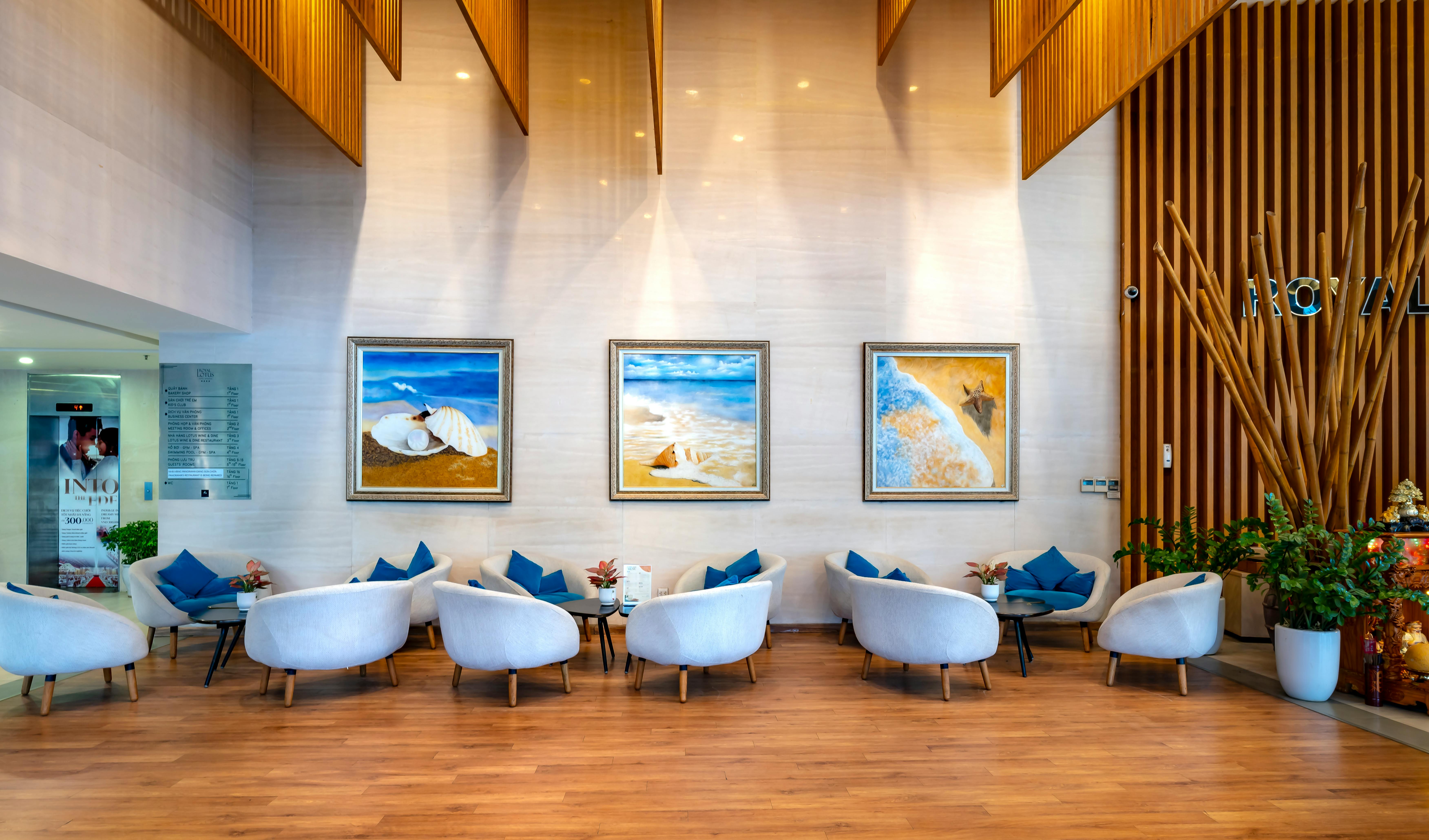 Modern Hotel Lobby with Artistic Beach Decor · Free Stock Photo