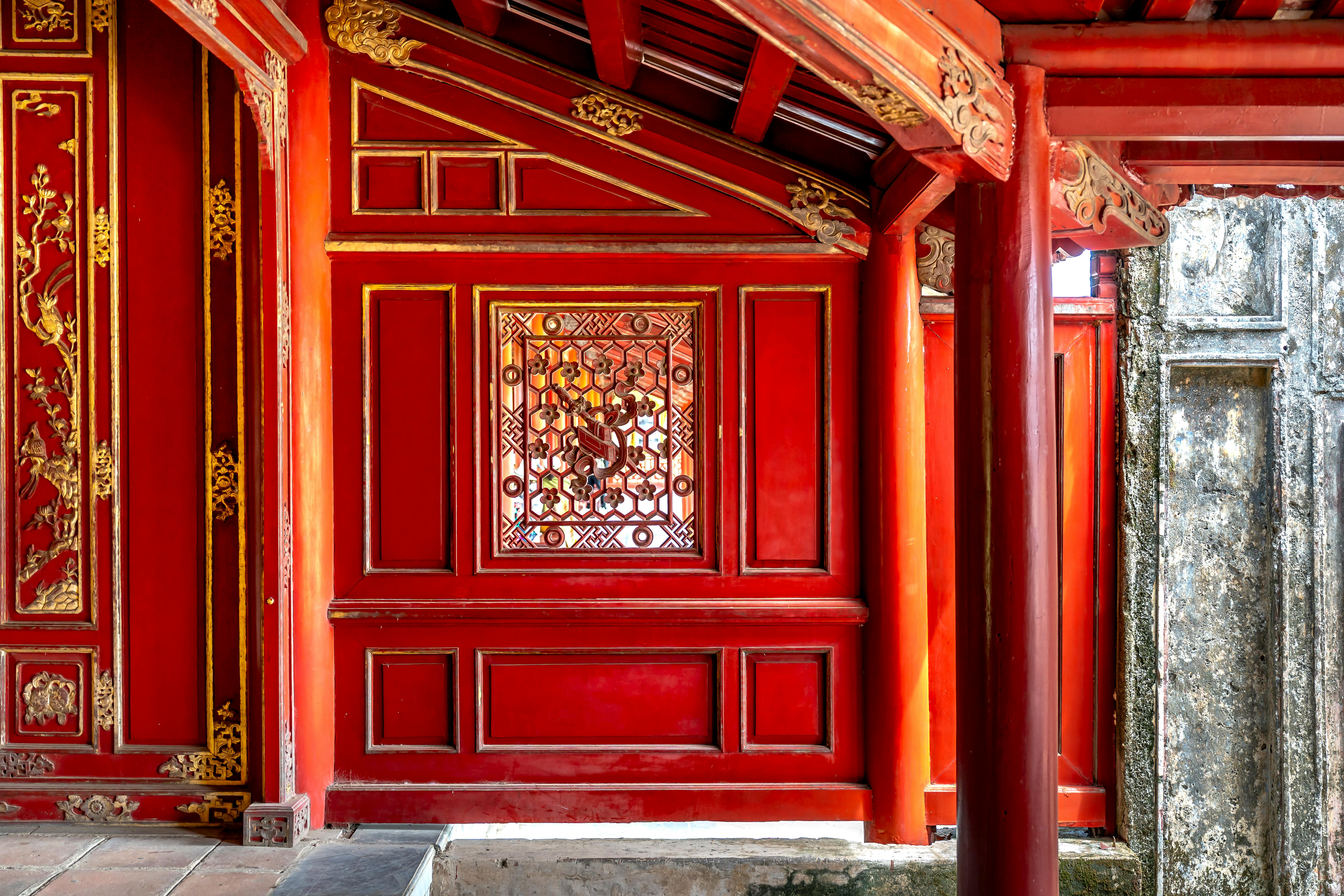Intricate Red Asian Temple Architecture · Free Stock Photo