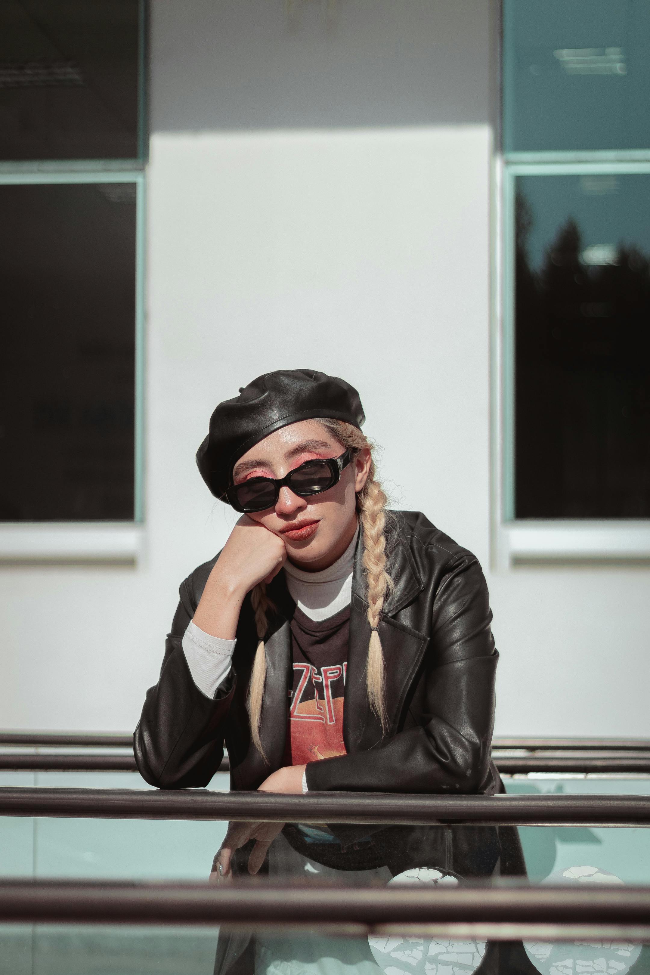 Chic Woman Photos, Download The BEST Free Chic Woman Stock Photos & HD ...