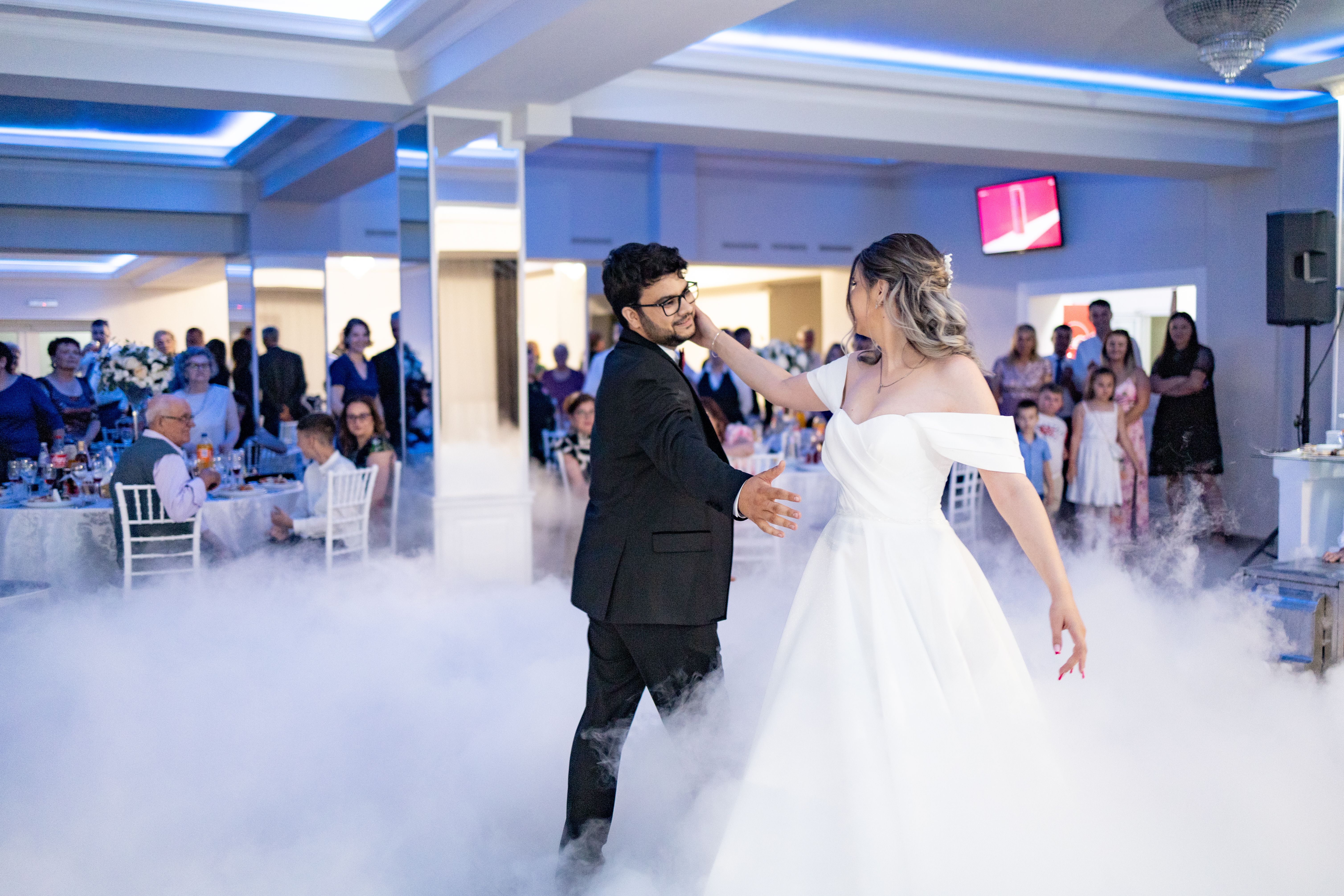 Primer Baile Elegante En La Recepción De La Boda · Foto de stock gratuita