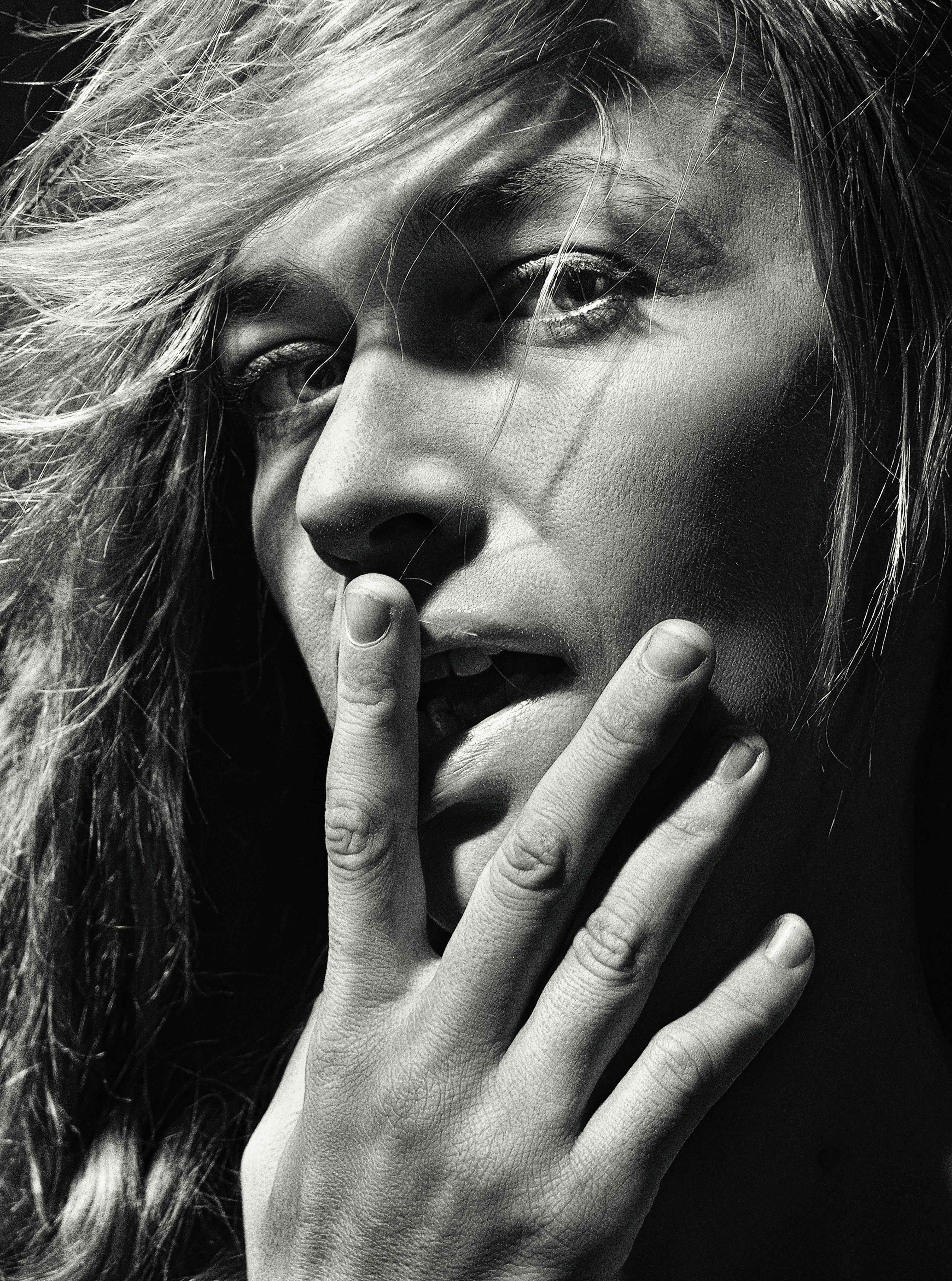 Expressive Black and White Portrait Close-Up · Free Stock Photo