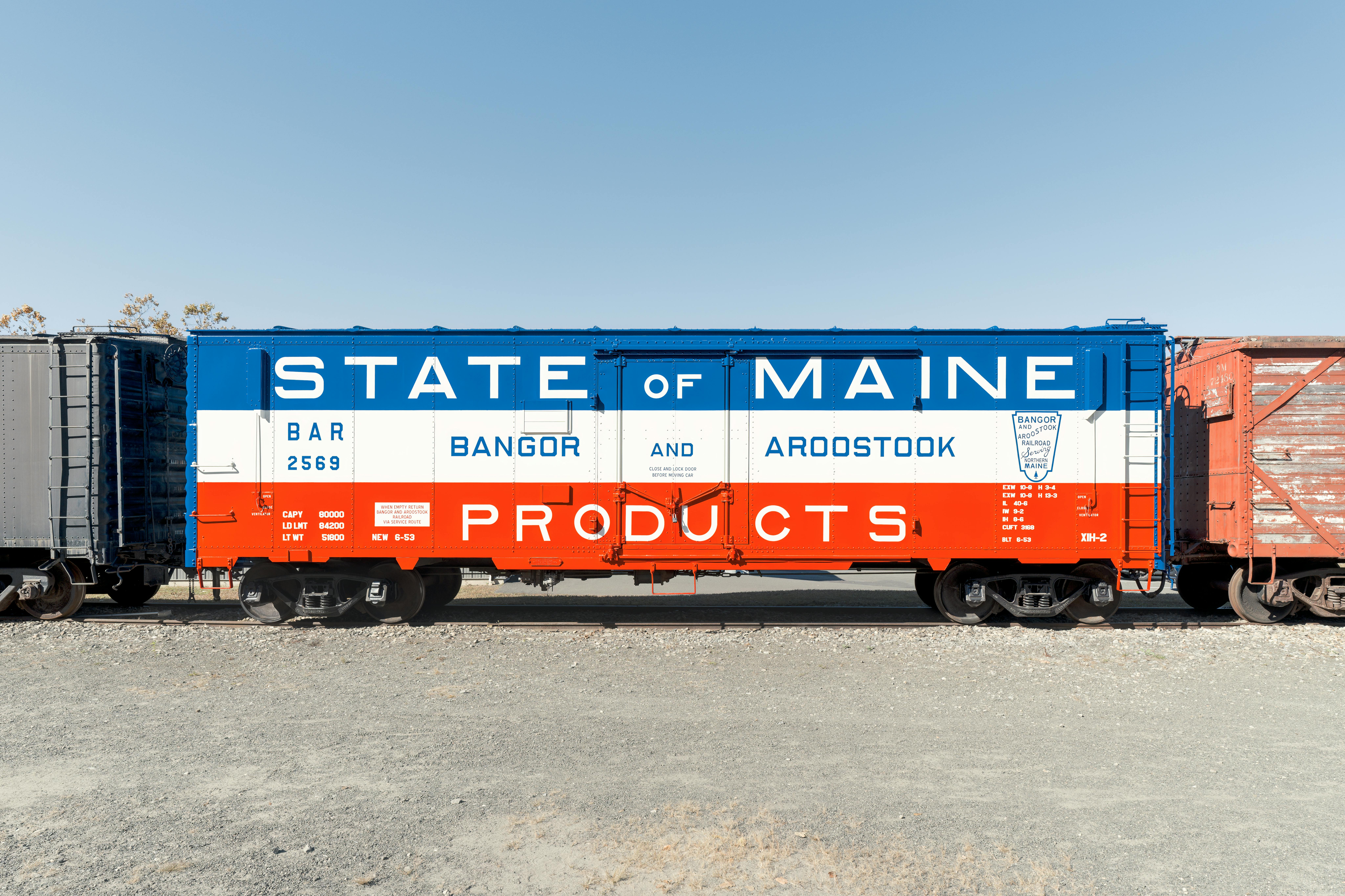 Vintage State of Maine Railroad Boxcar Display · Free Stock Photo