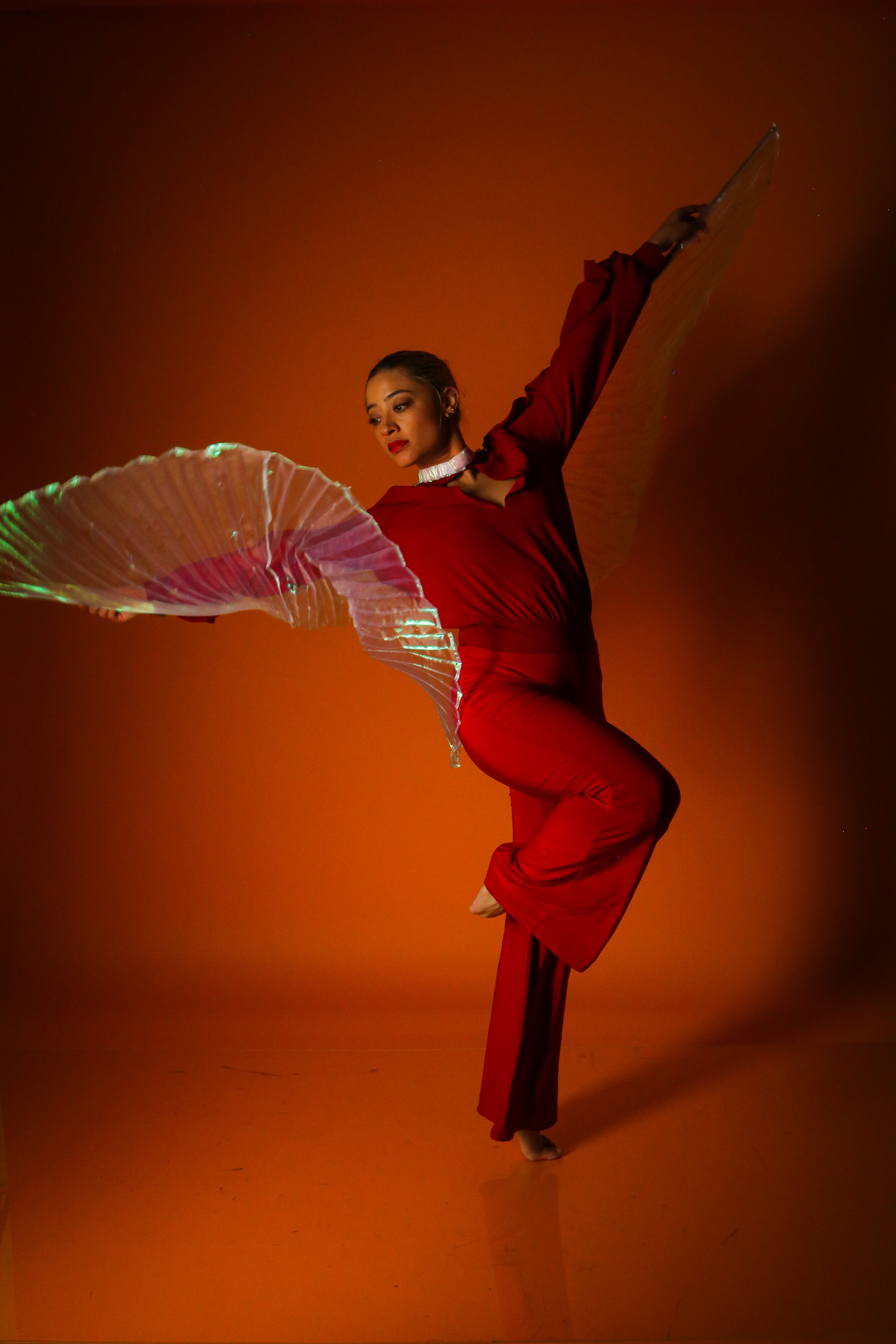 Female Performance Artist Photos, Download The BEST Free Female ...