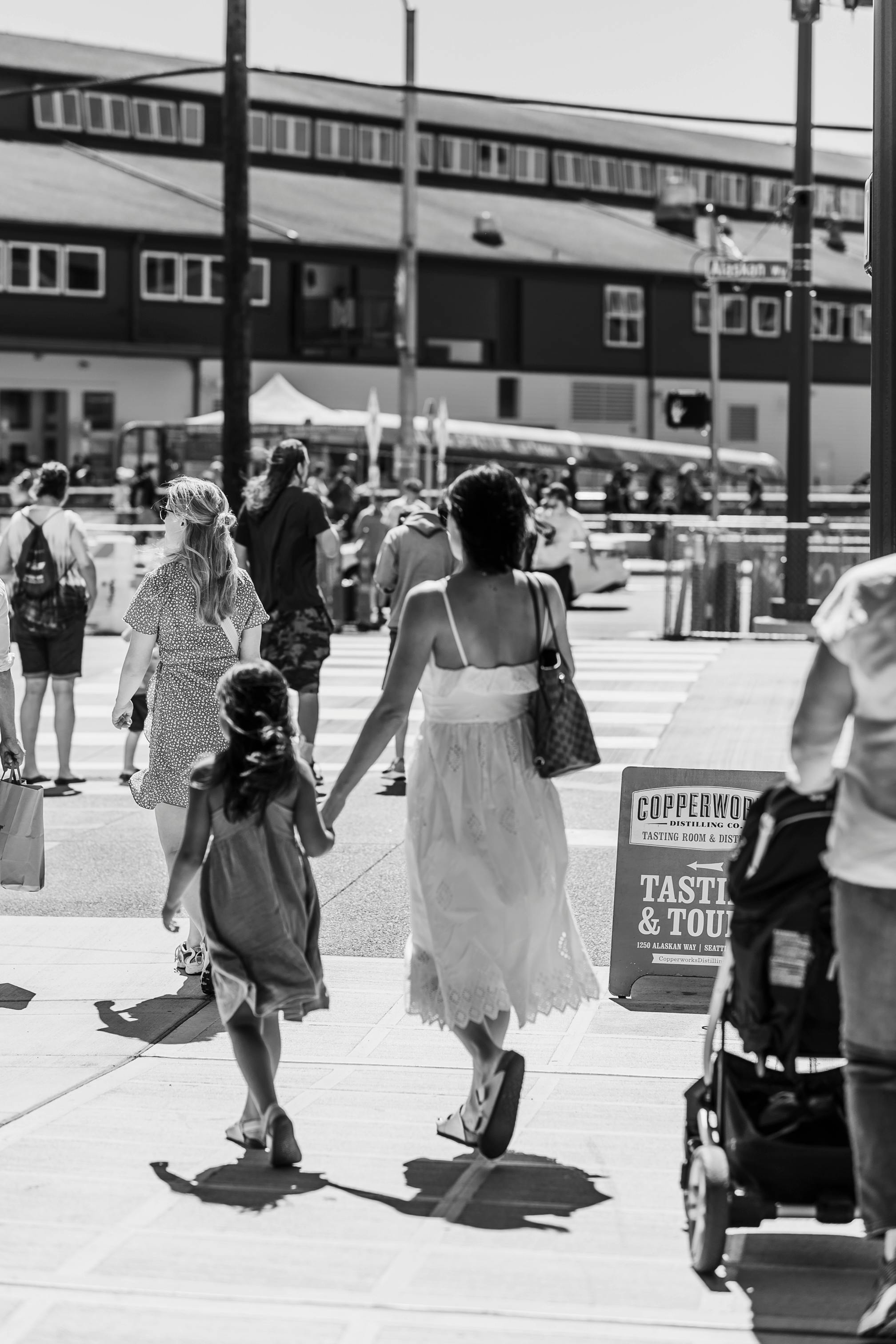 Summer Street Scene with Pedestrians in Black and White · Free Stock Photo