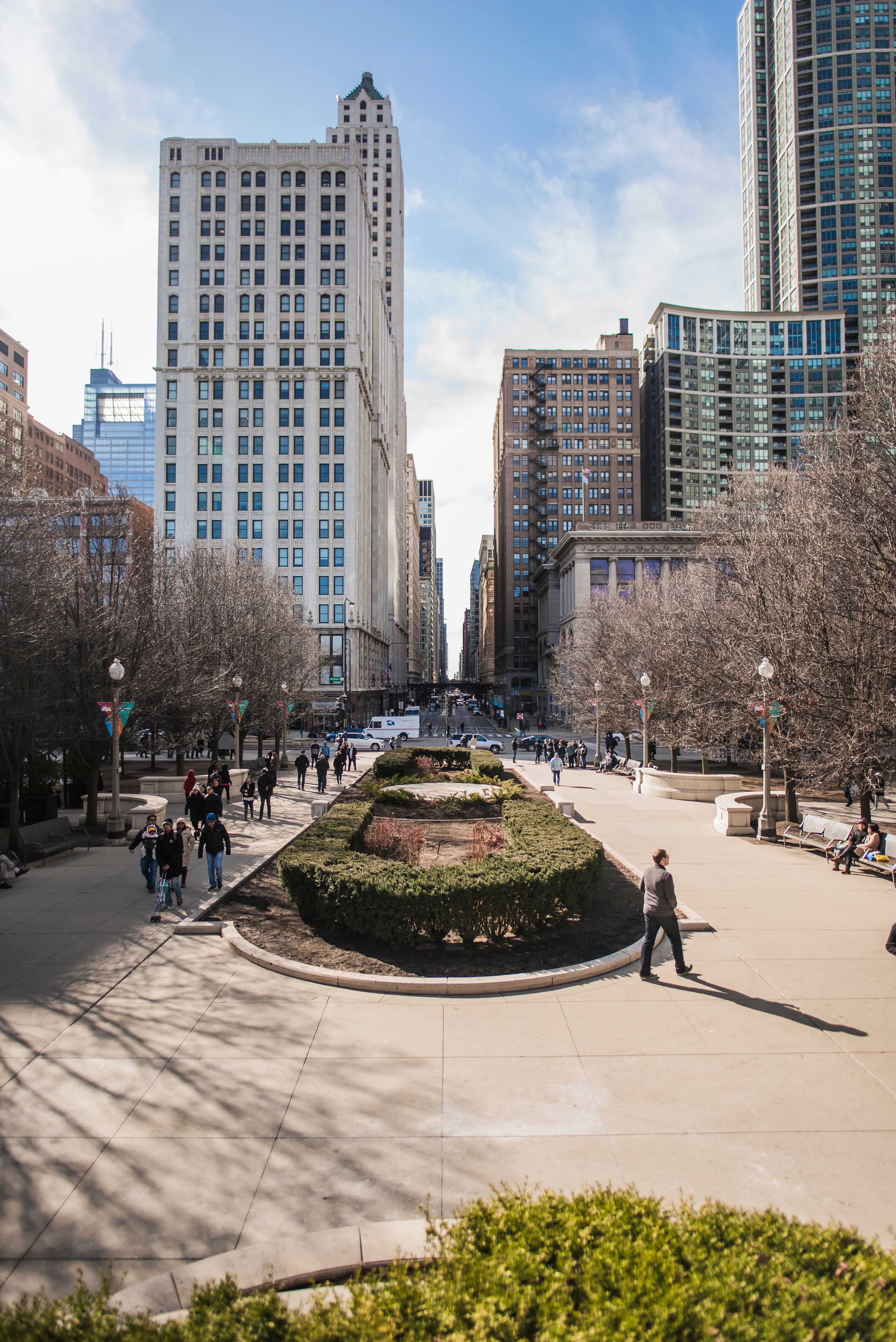 Urban Park in Chicago with Tall Skyscrapers · Free Stock Photo