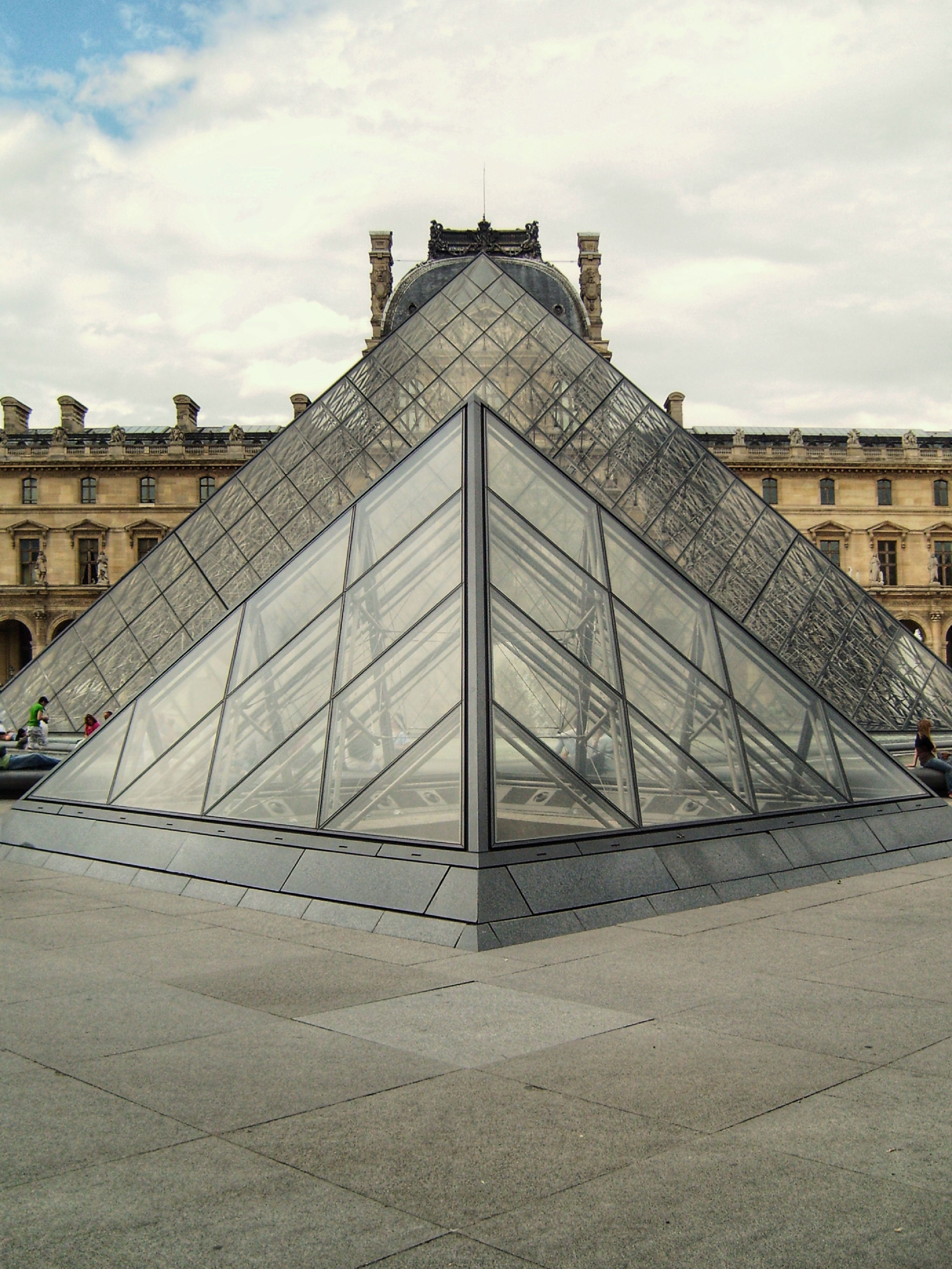 Louvre Pyramid in Paris, Iconic Architectural Landmark · Free Stock Photo