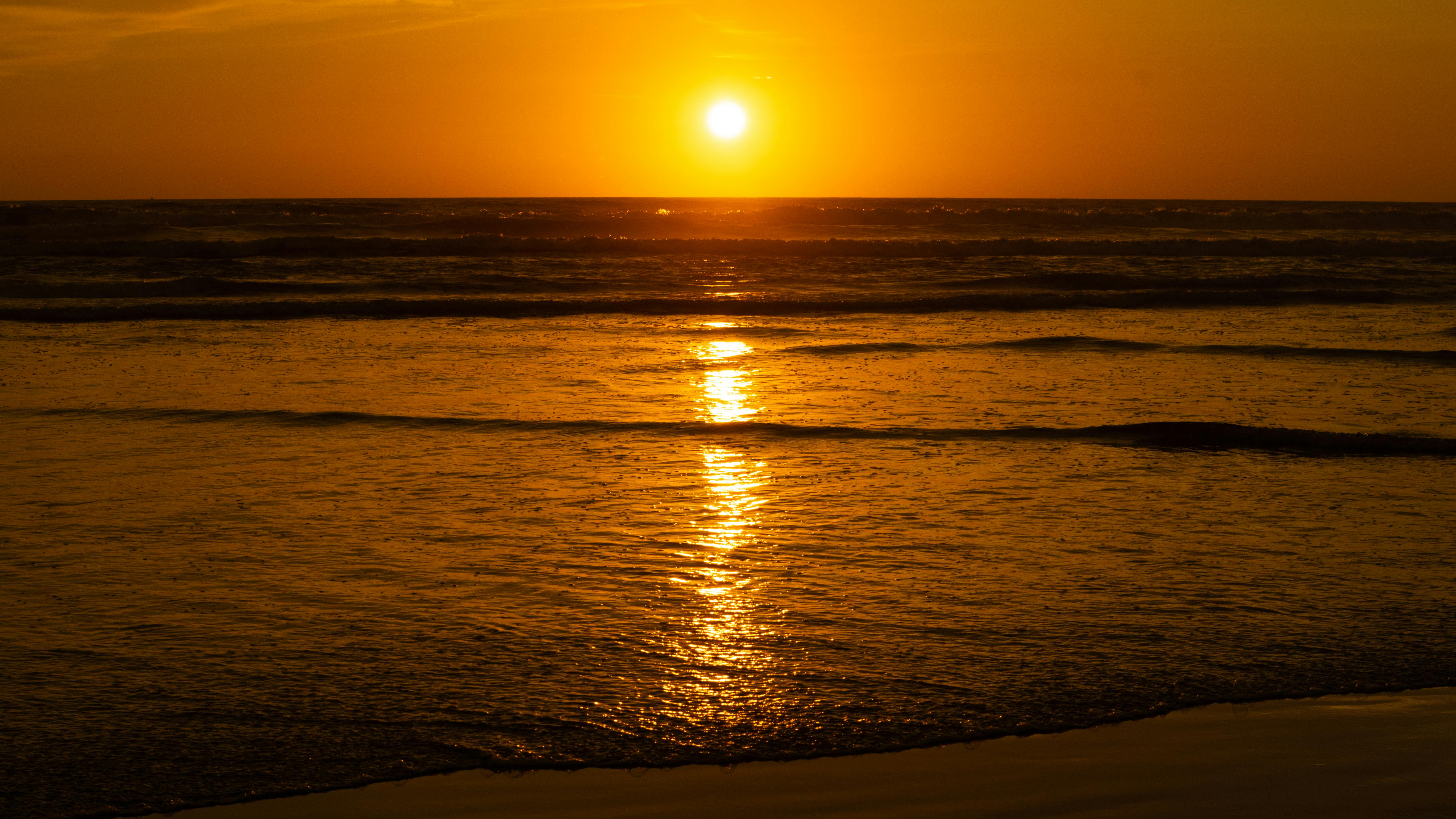 Stunning Golden Ocean Sunset Reflection · Free Stock Photo