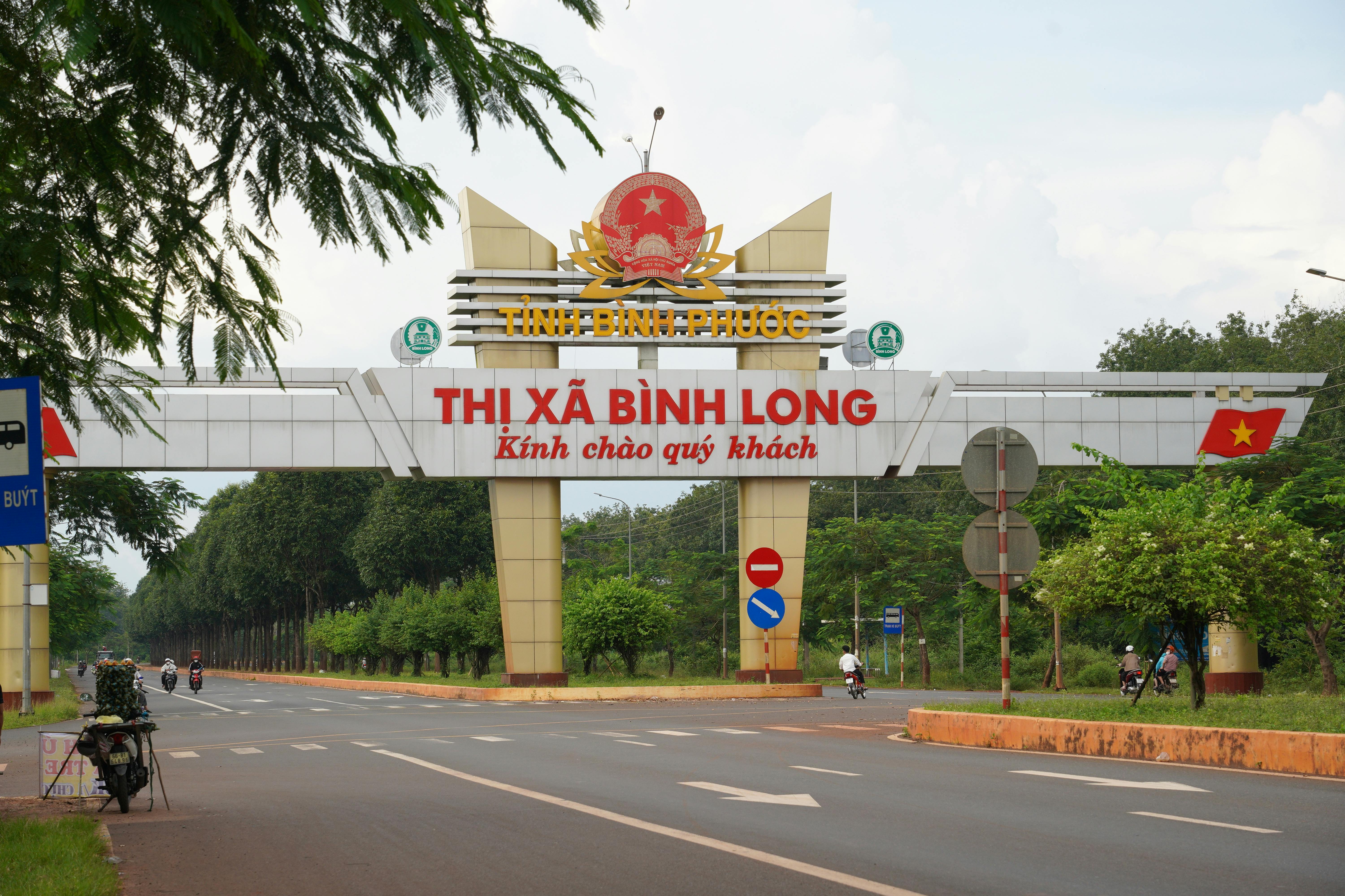 Entrance Archway to Bình Long, Bình Phước Province · Free Stock Photo