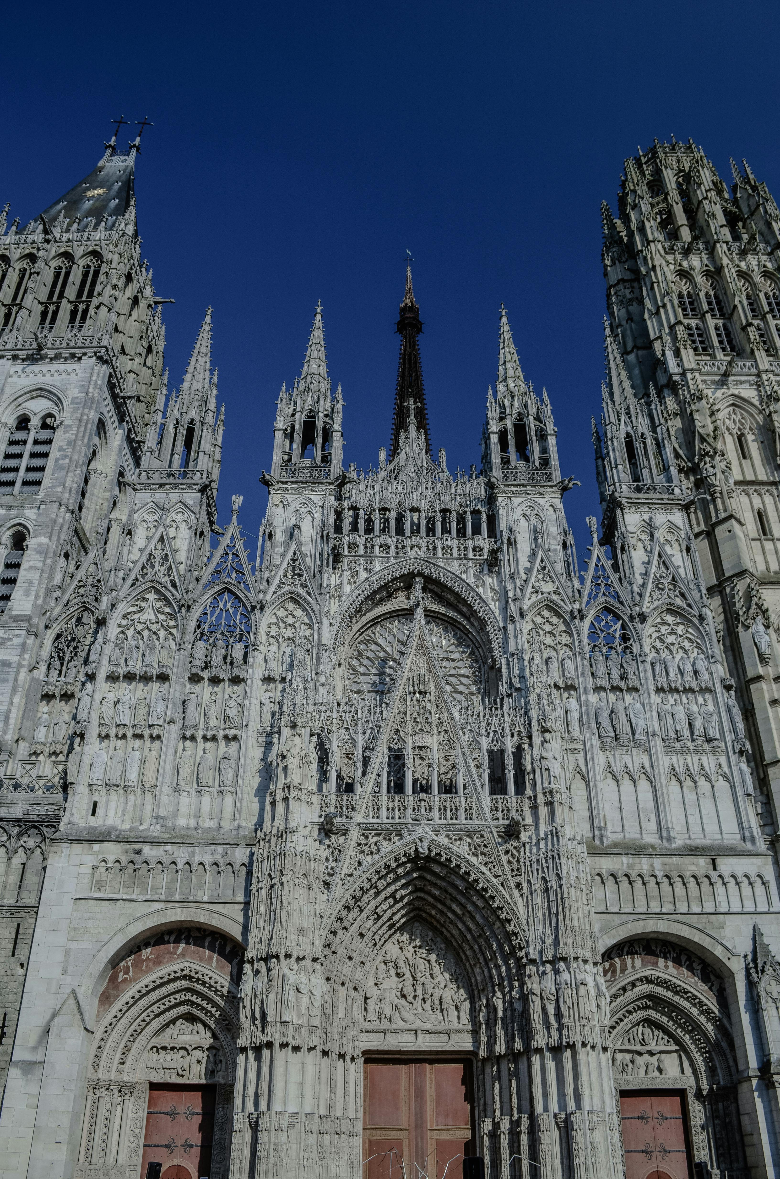 Arquitectura Gótica De La Catedral De Rouen · Foto de stock gratuita