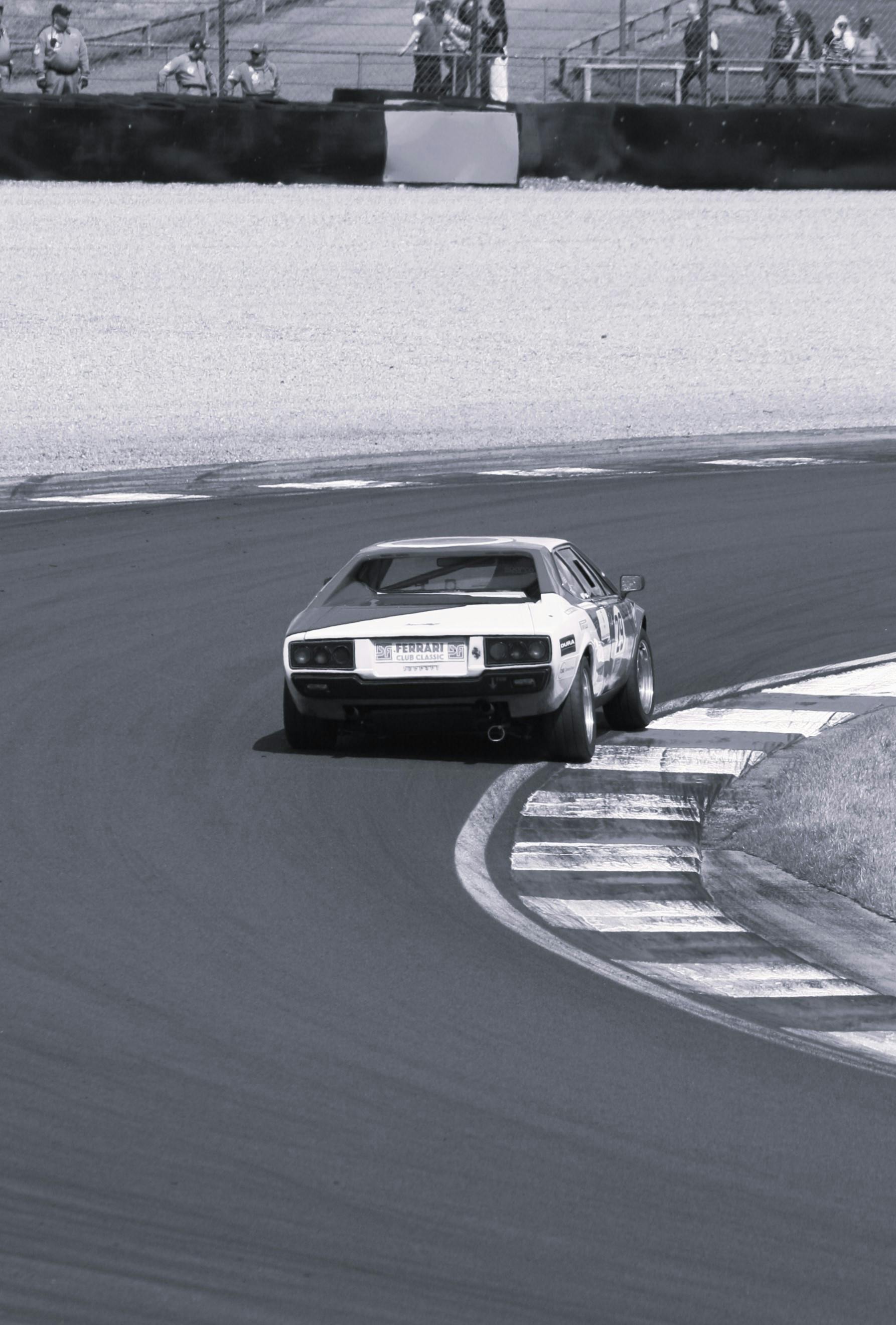 Classic Racing Car at Donington Park Circuit · Free Stock Photo