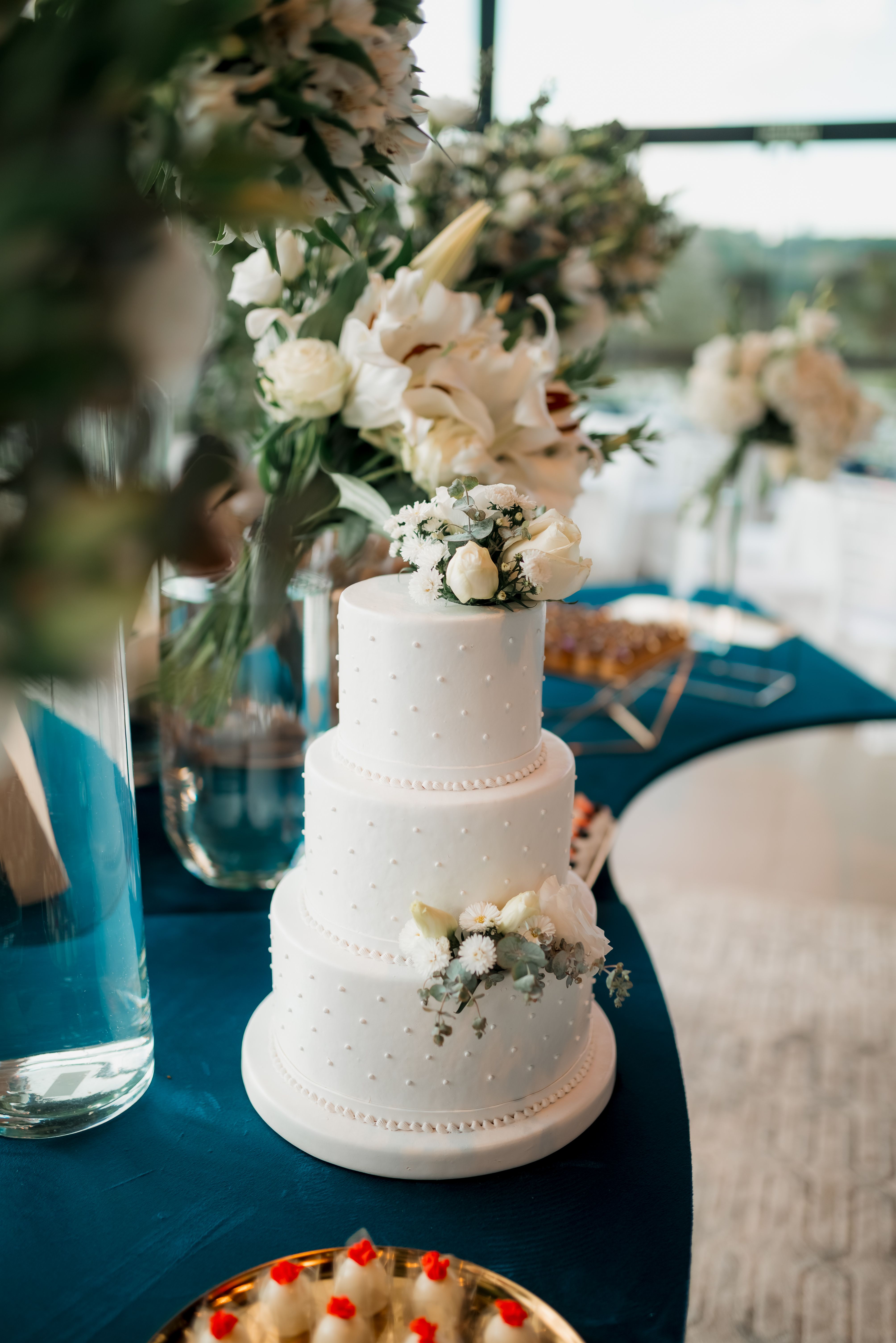 White Icing Cover Cake · Free Stock Photo