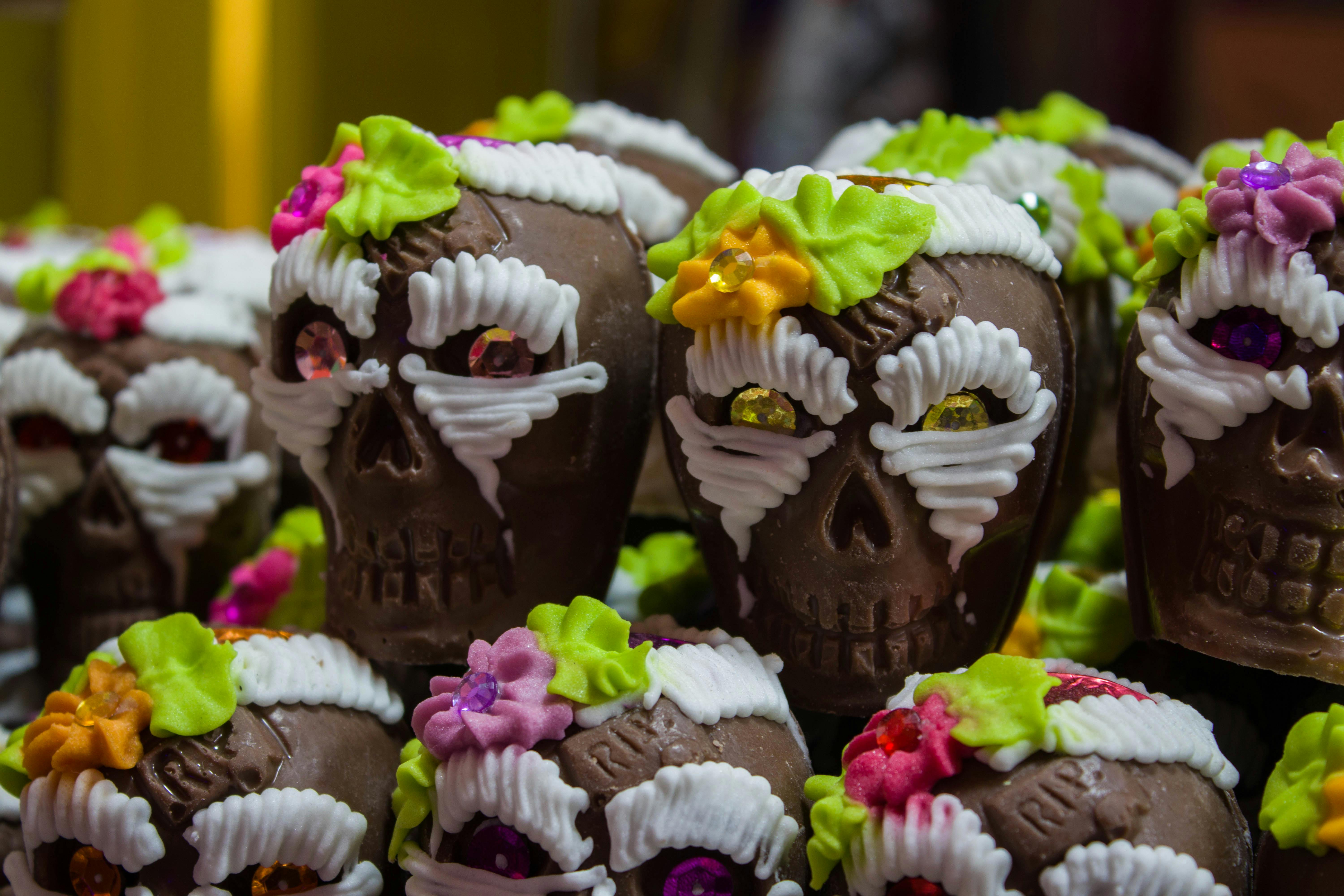 Calaveras De Azúcar Coloridas Para La Celebración Del Día De Los ...