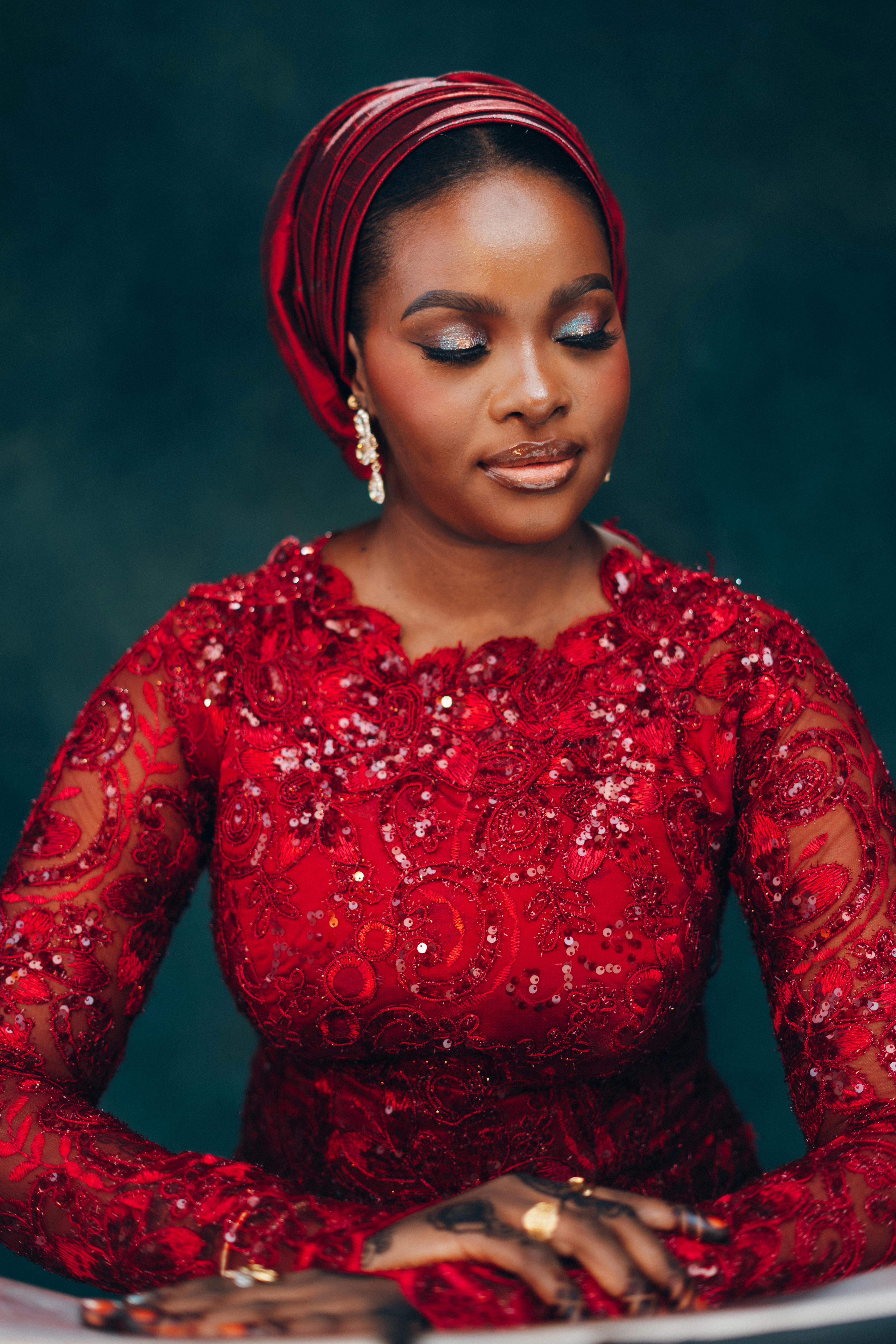 Elegant Nigerian Bride in Traditional Attire · Free Stock Photo