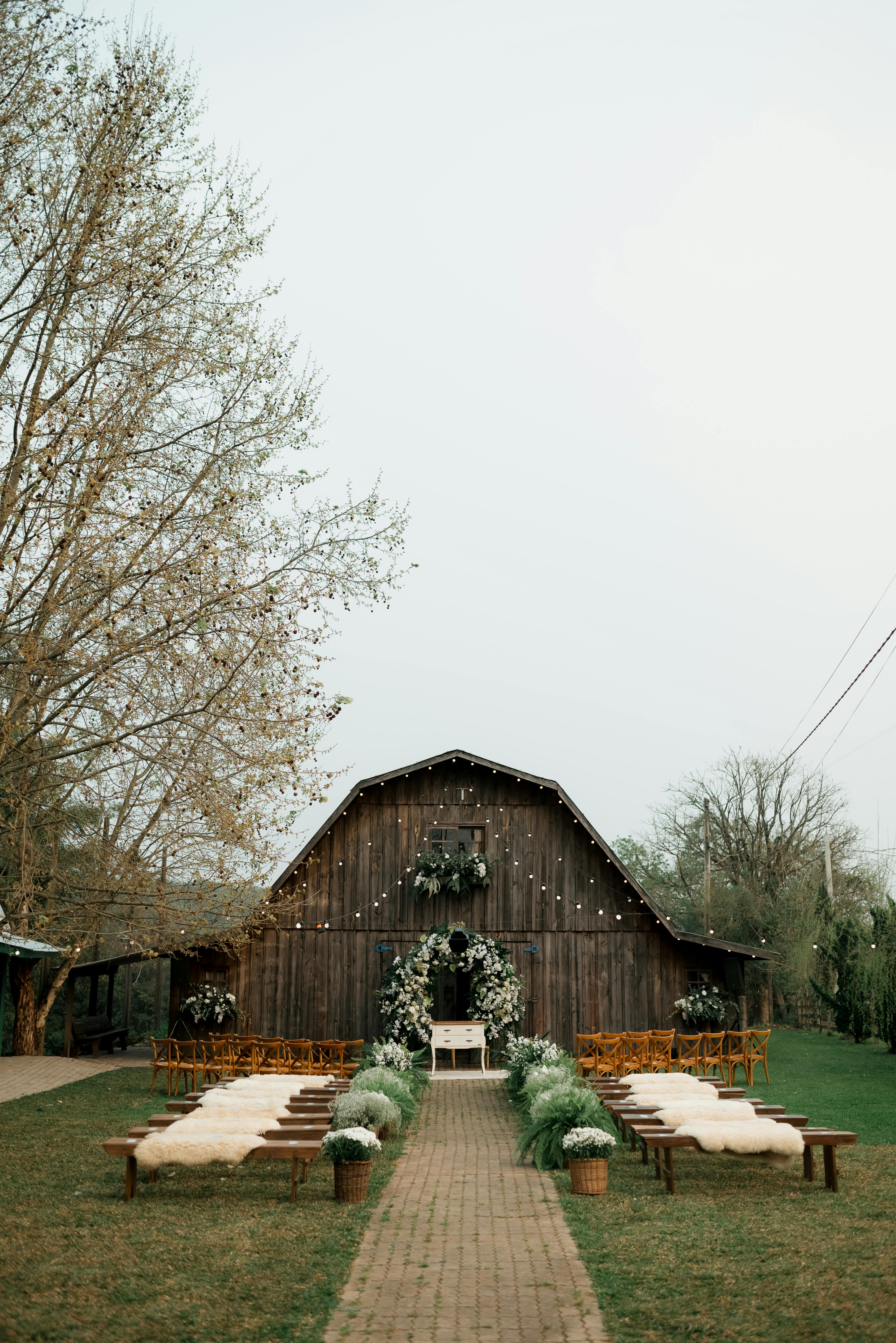 Rustic Barn Decor Spring Photos, Download The BEST Free Rustic Barn ...