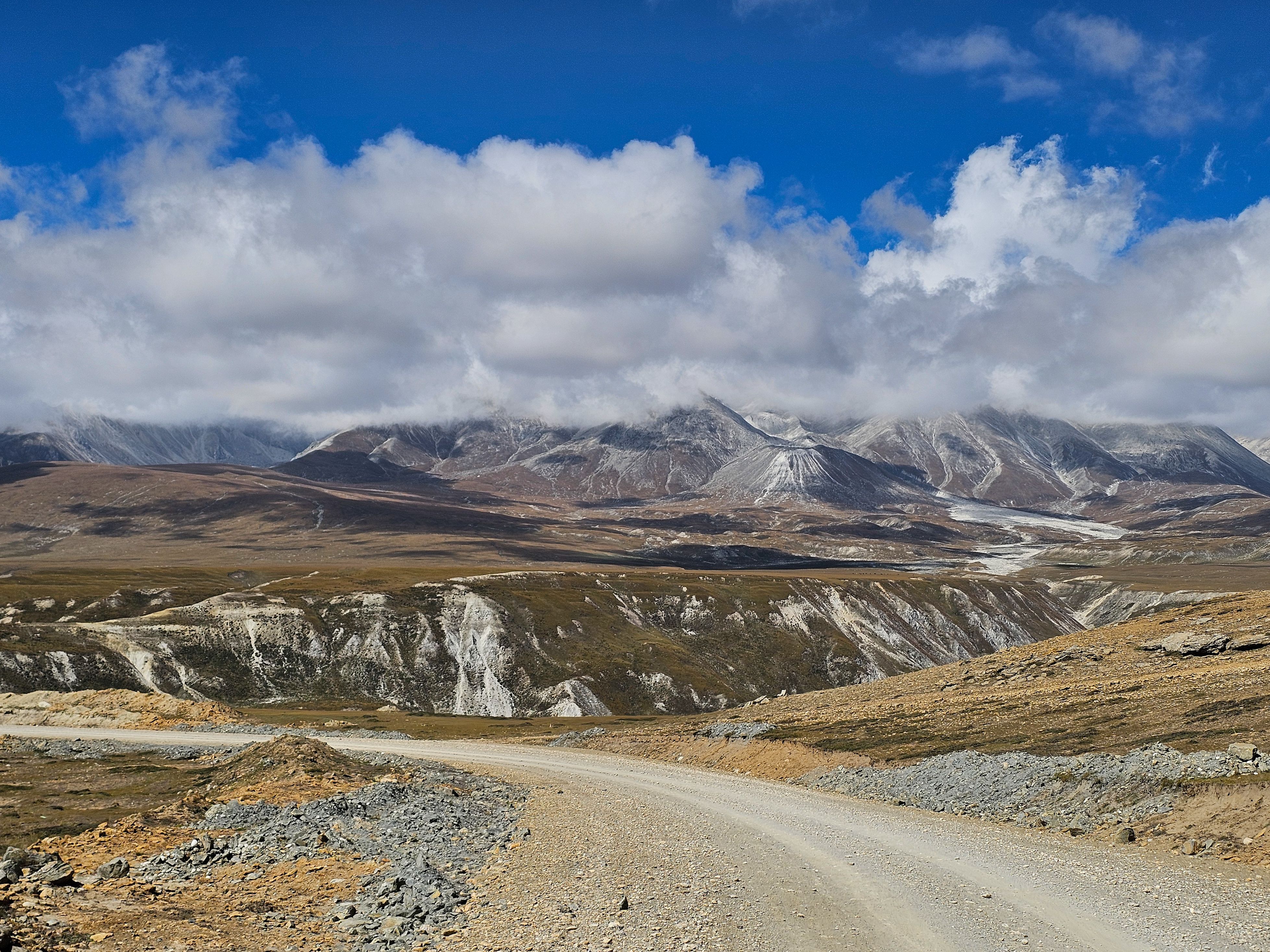 Scenic Himalayan Landscape with Cloudy Sky · Free Stock Photo