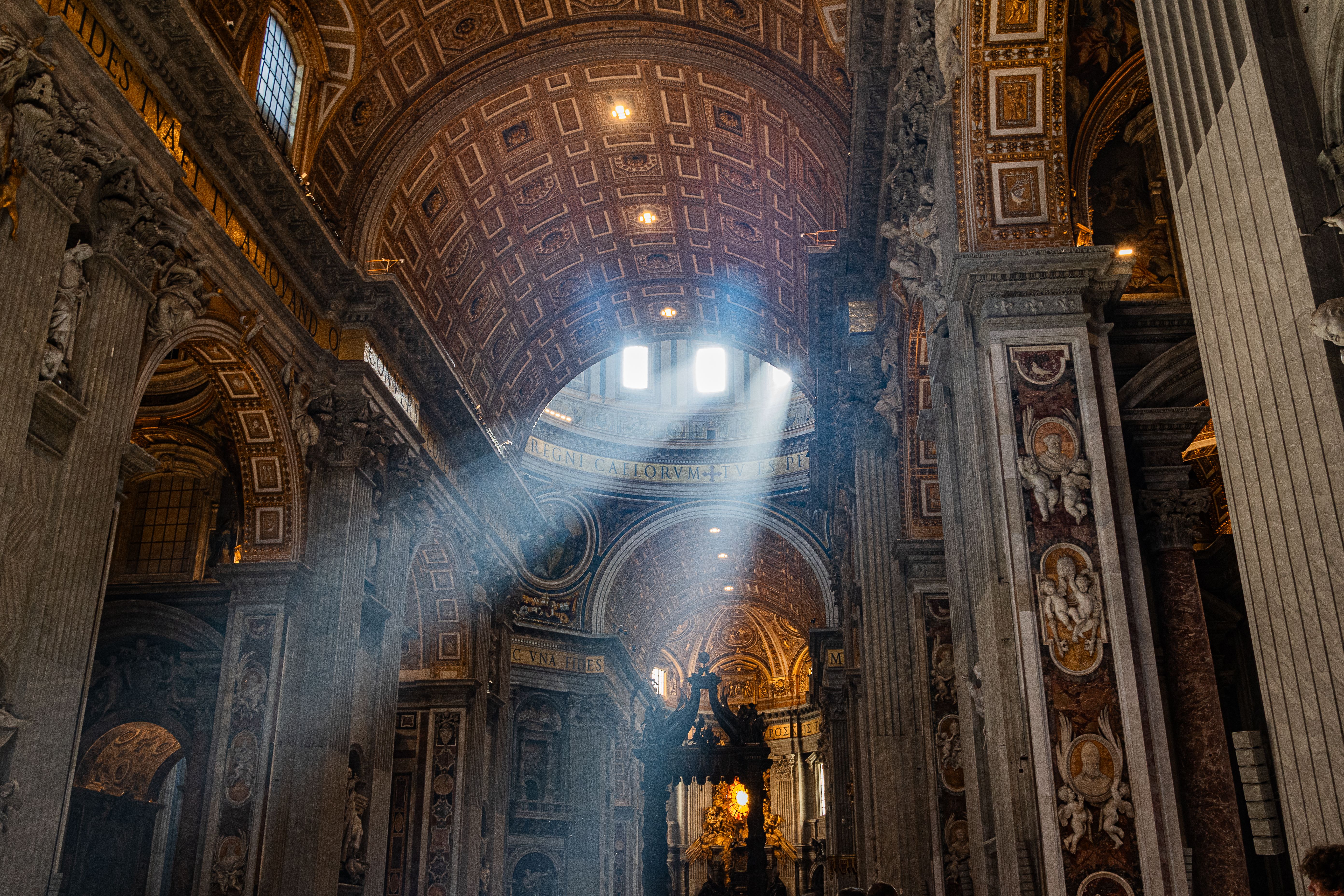 Wonderful ornate ceiling of Saint Peters Basilica in Vatican · Free ...