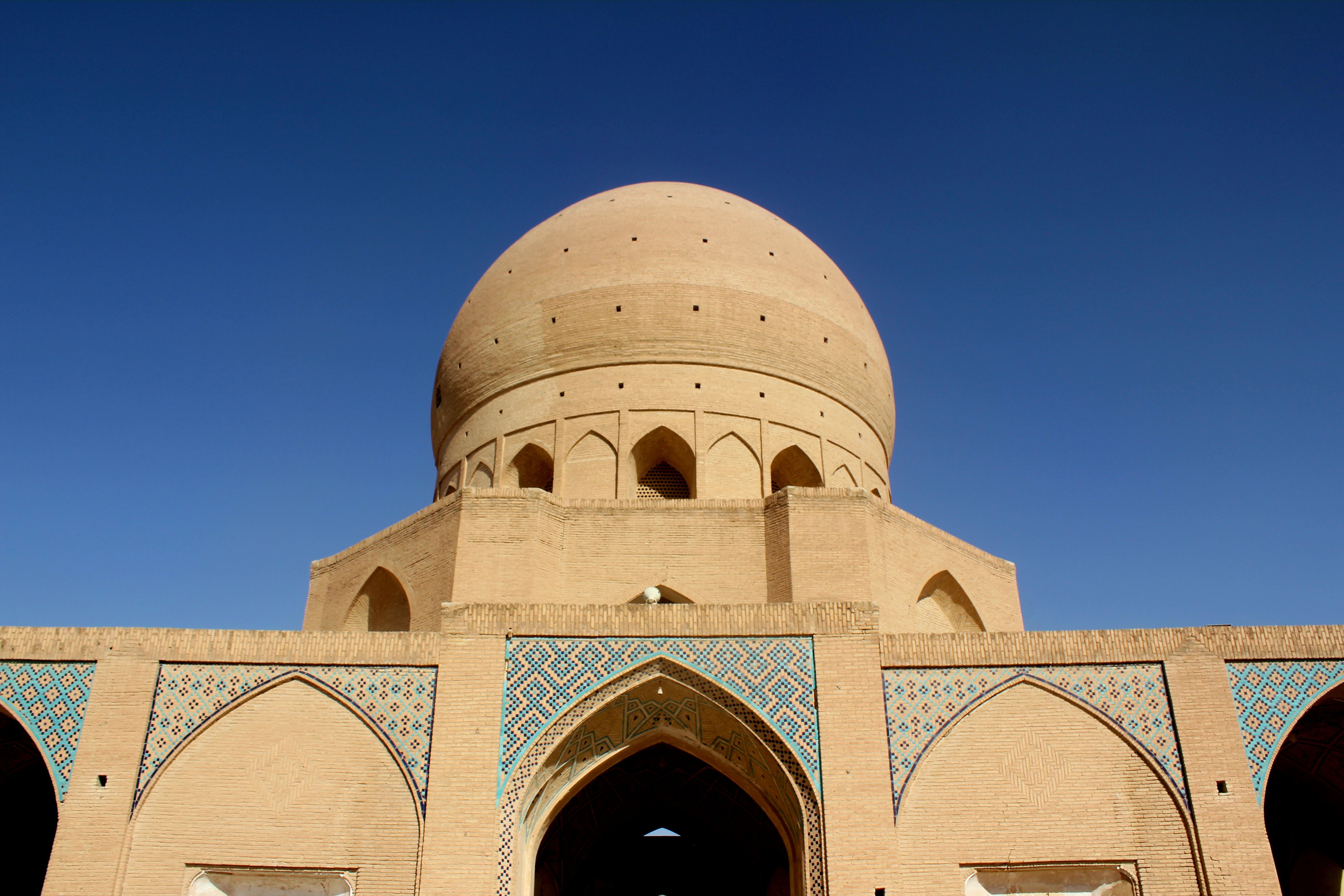 Impressive Dome of Jameh Mosque in Isfahan · Free Stock Photo