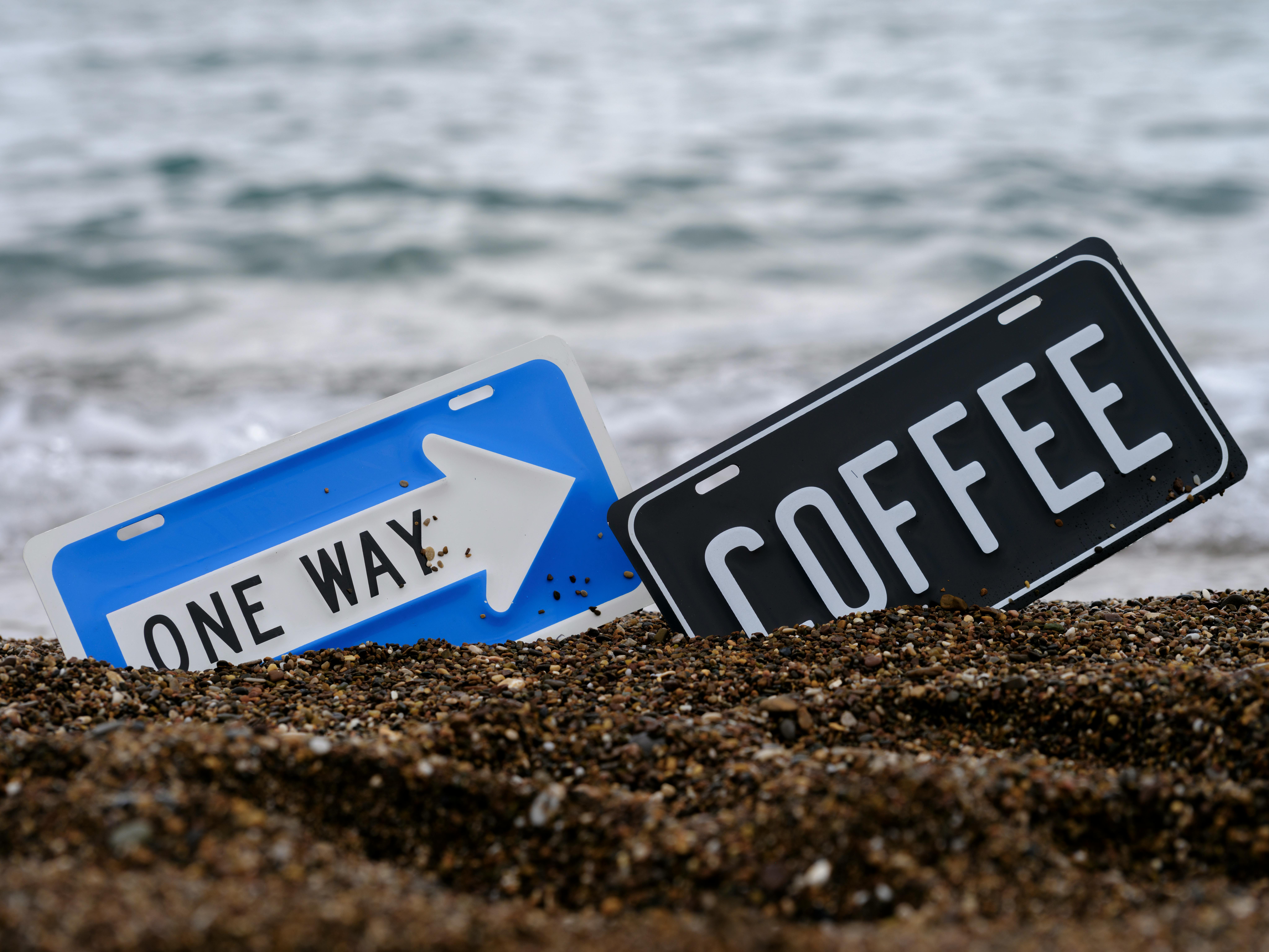 Free One Way Arrow Sign Photos, Download The BEST Free Free One Way ...