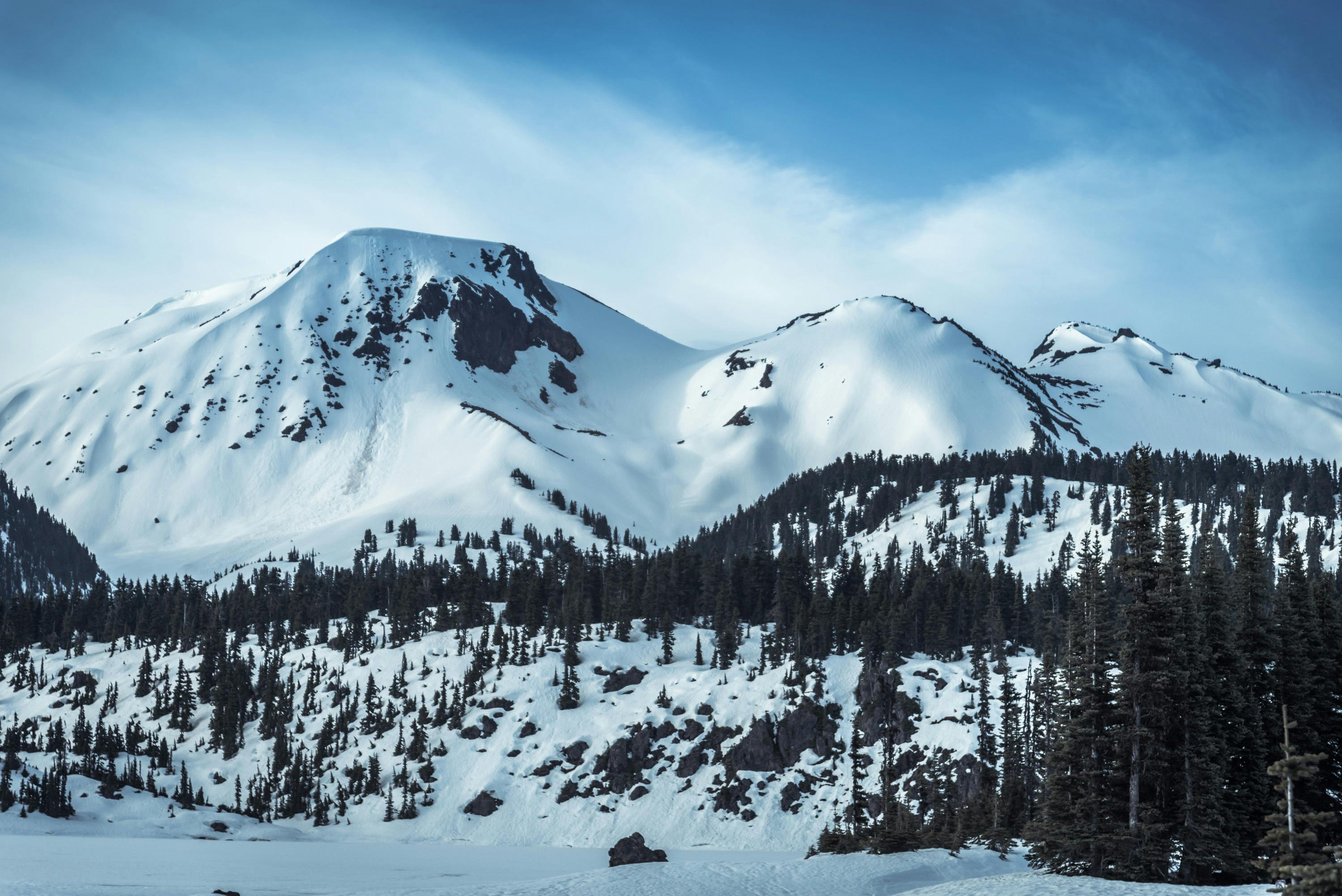 Snowy Mountains in British Columbia · Free Stock Photo