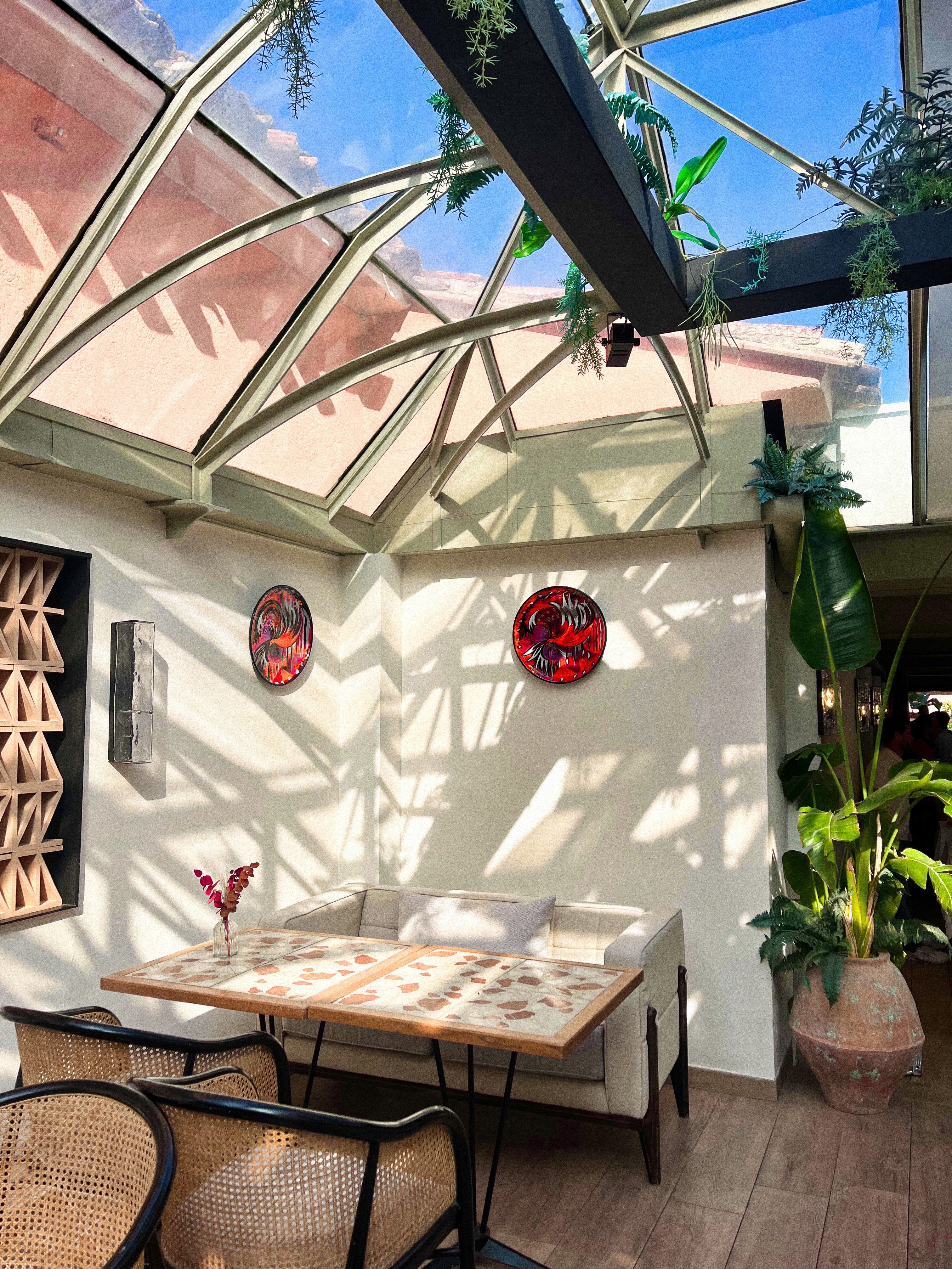 Cozy Sunlit Conservatory with Skylight Decor · Free Stock Photo