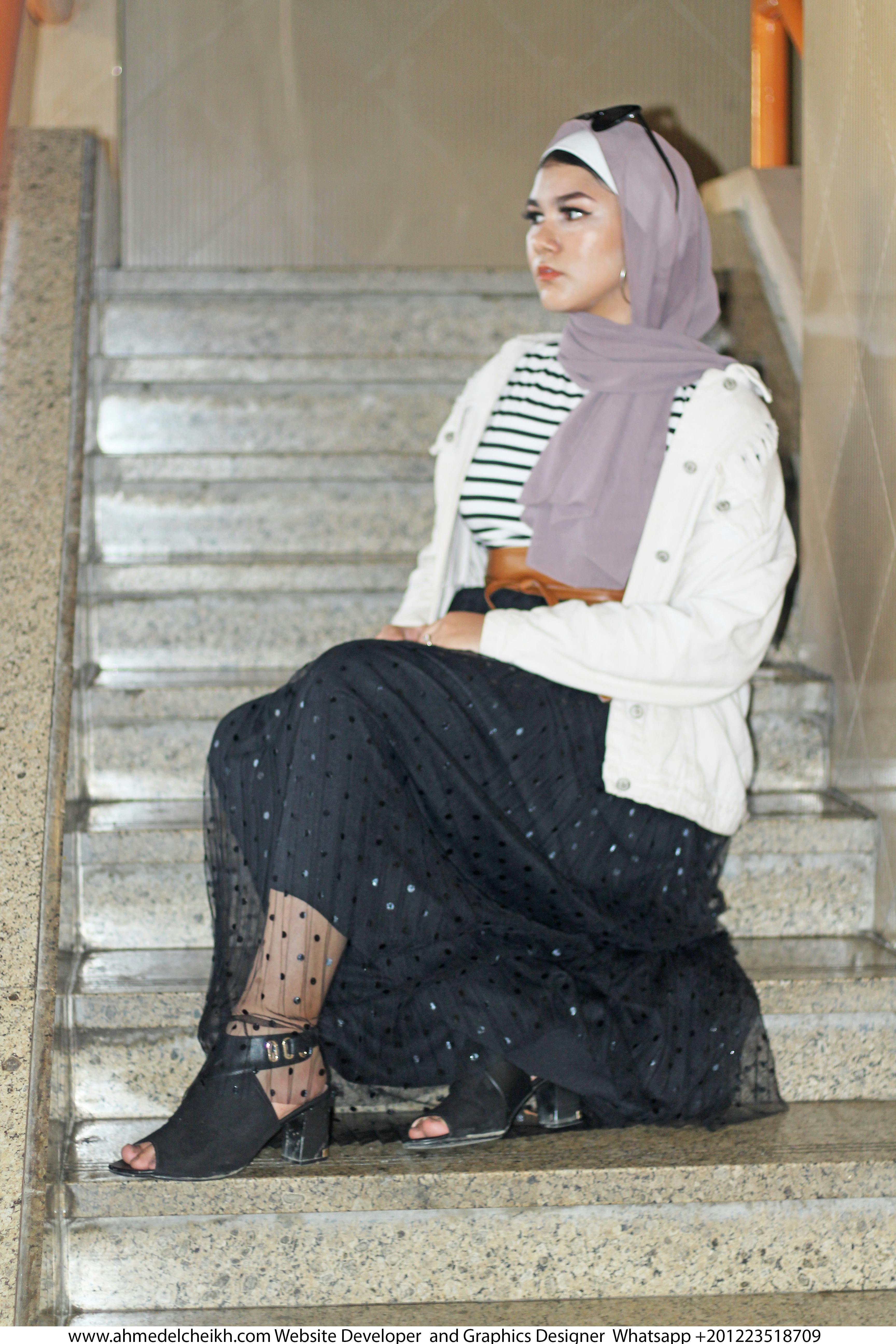 esra2 model · Pexels