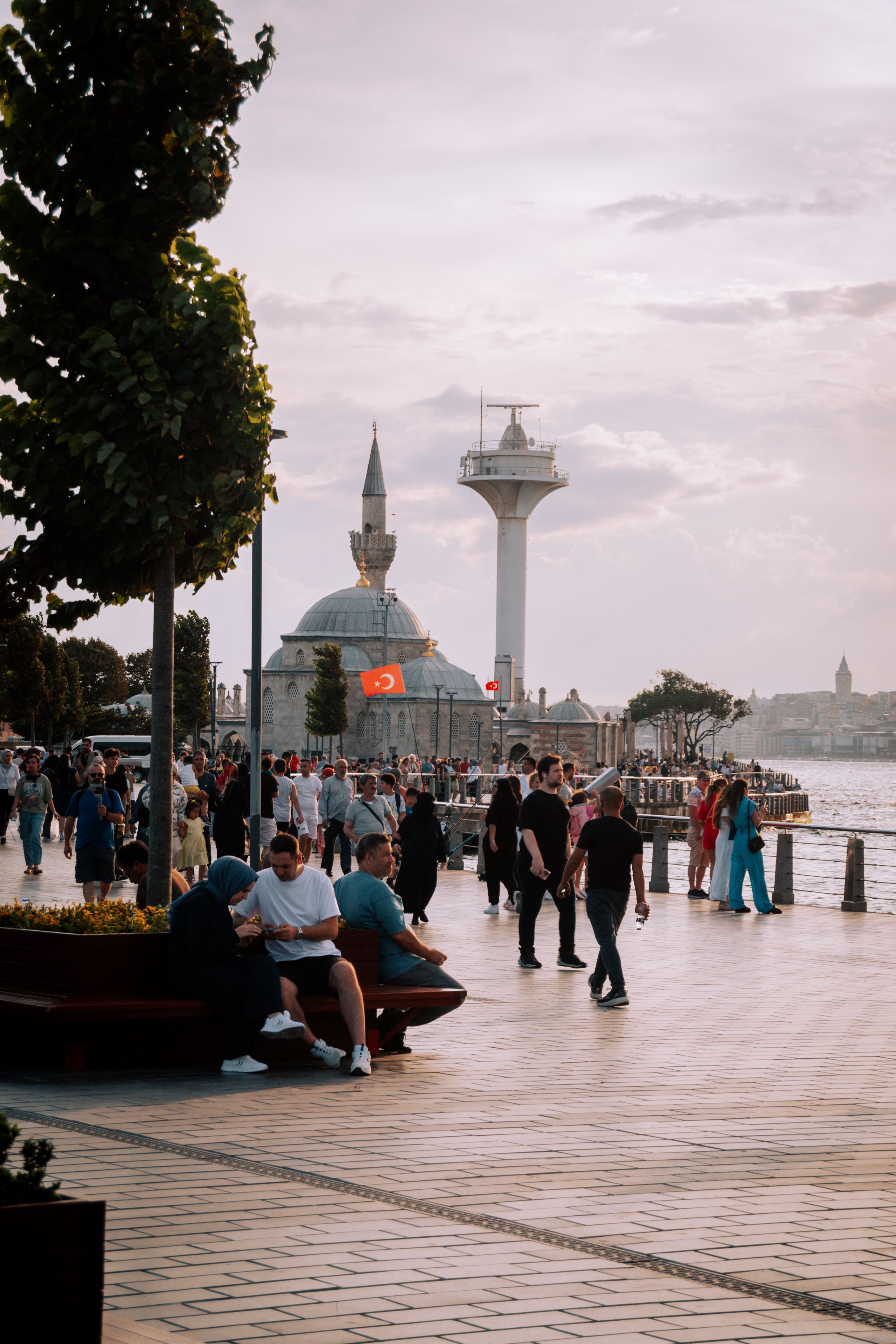 Busy Promenade with Istanbul Landmark · Free Stock Photo