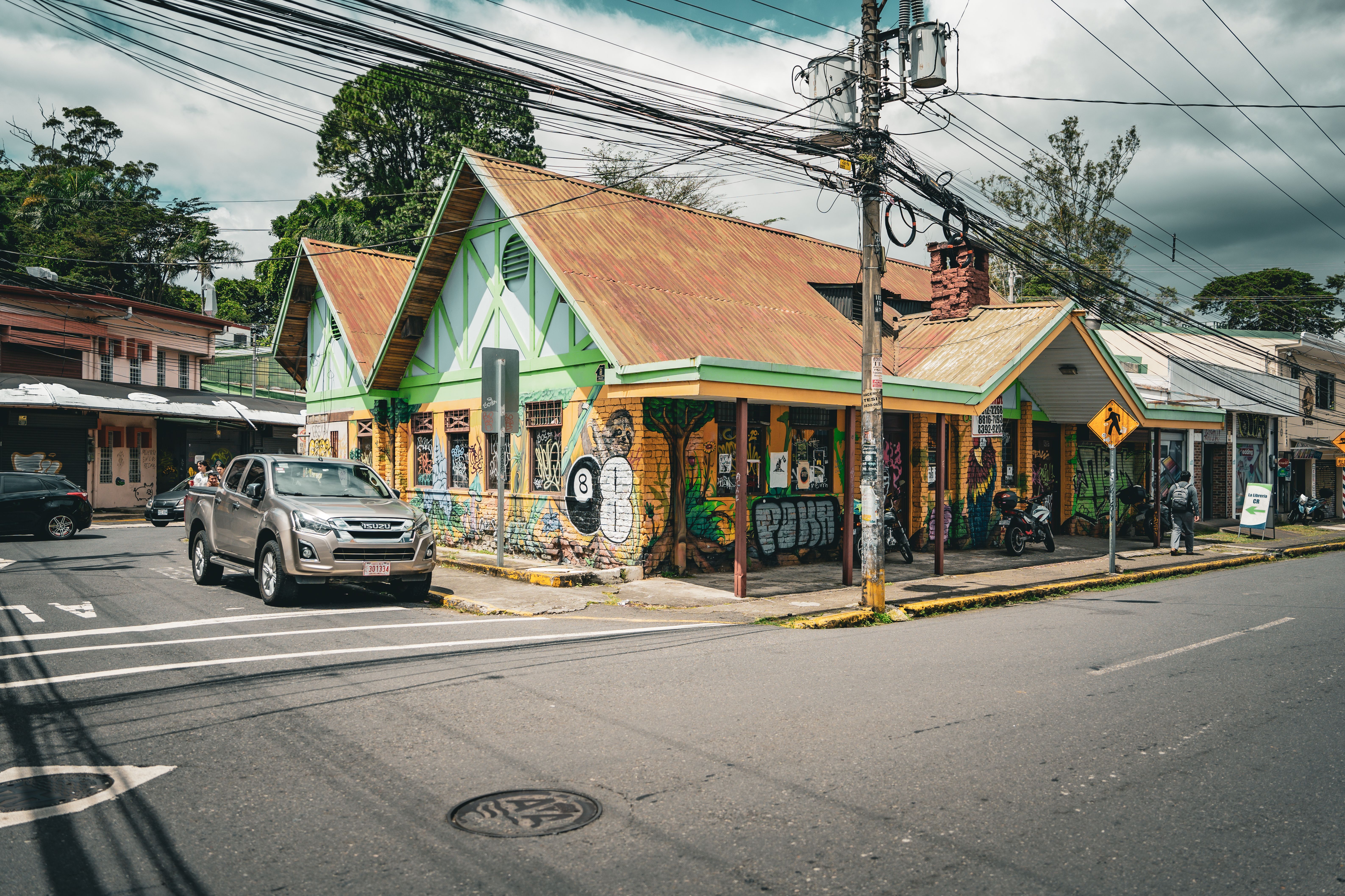Vibrant Street Corner in San José, Costa Rica · Free Stock Photo