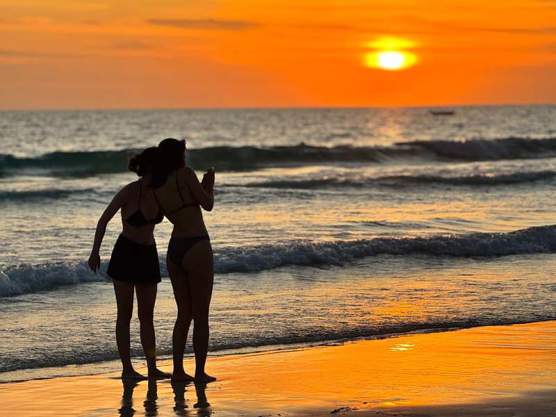 Couple Beach Sunset Photos, Download The BEST Free Couple Beach Sunset ...