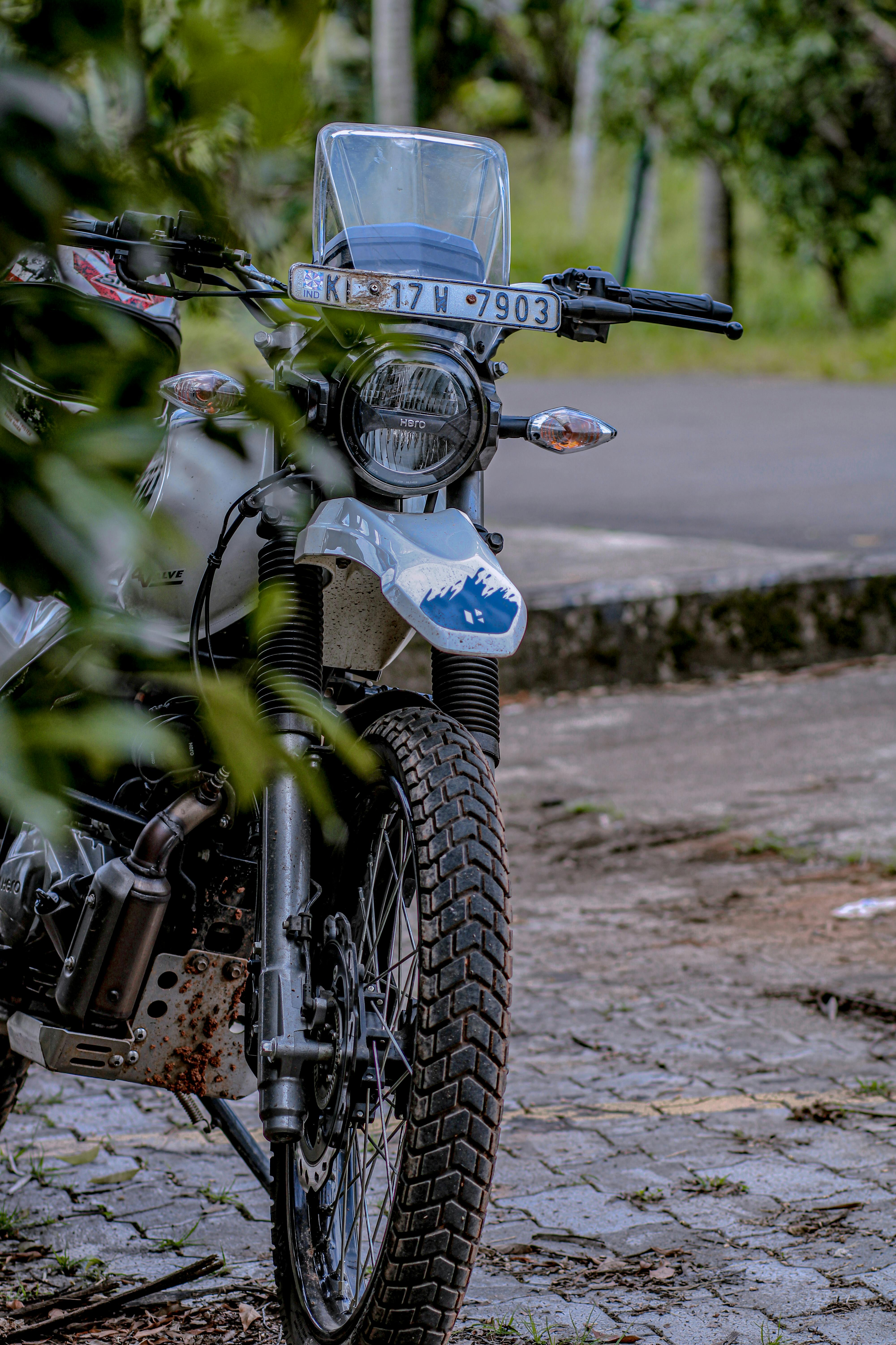 Close-up of a parked vintage motorcycle outdoors · Free Stock Photo