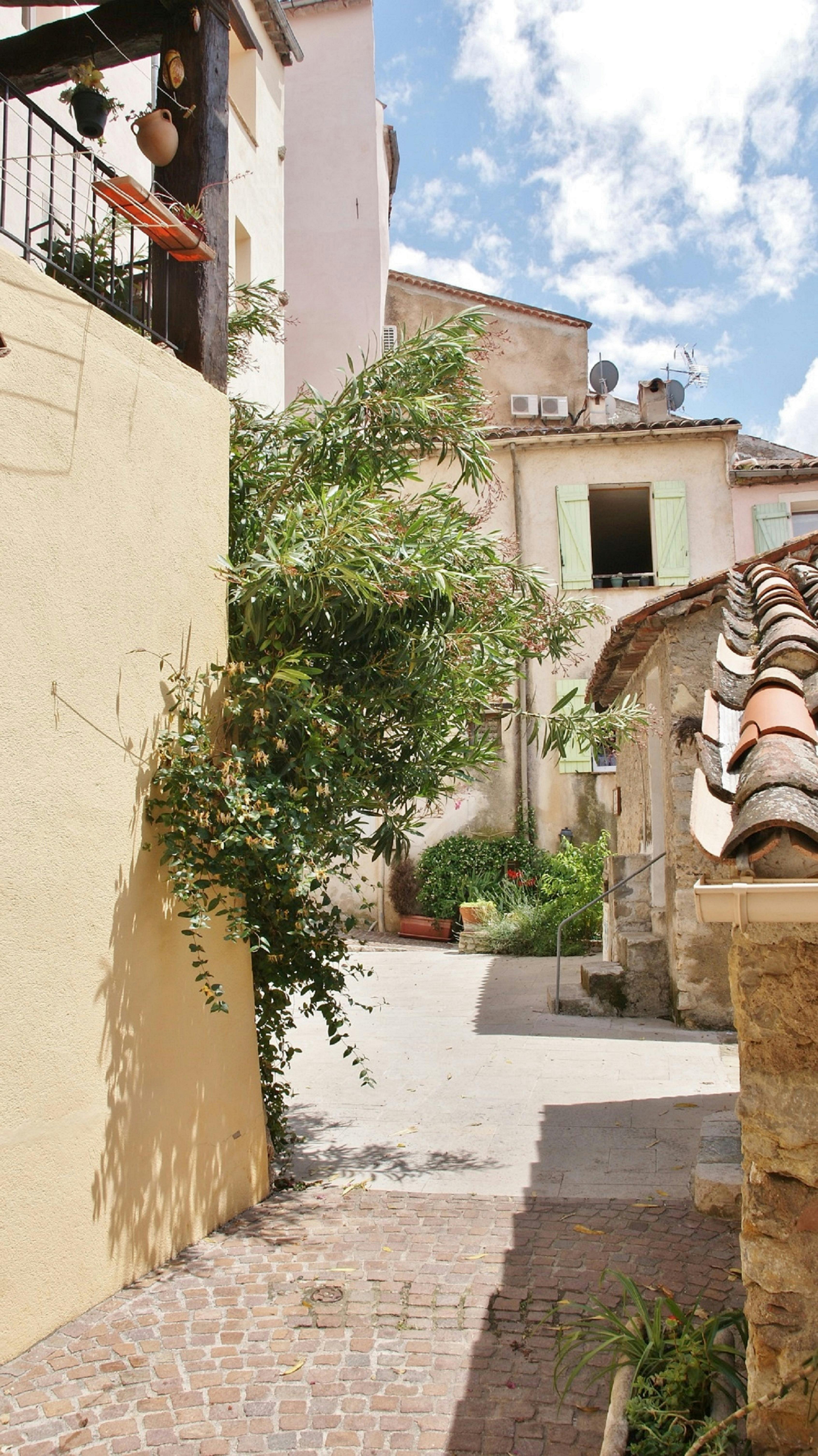 Charming Alley in Fayence, Provence, France · Free Stock Photo