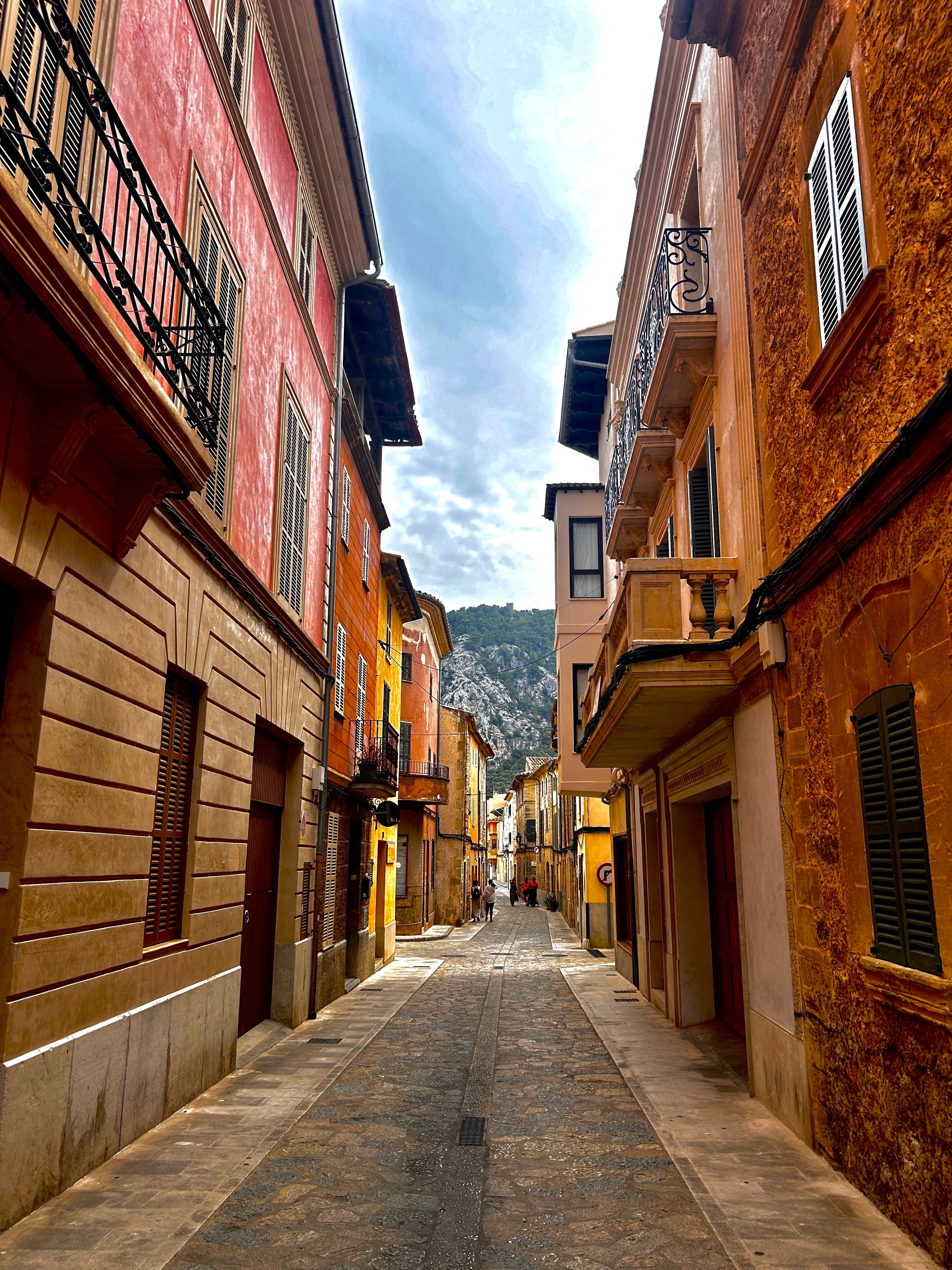Colorful Mediterranean Street in Scenic Village · Free Stock Photo