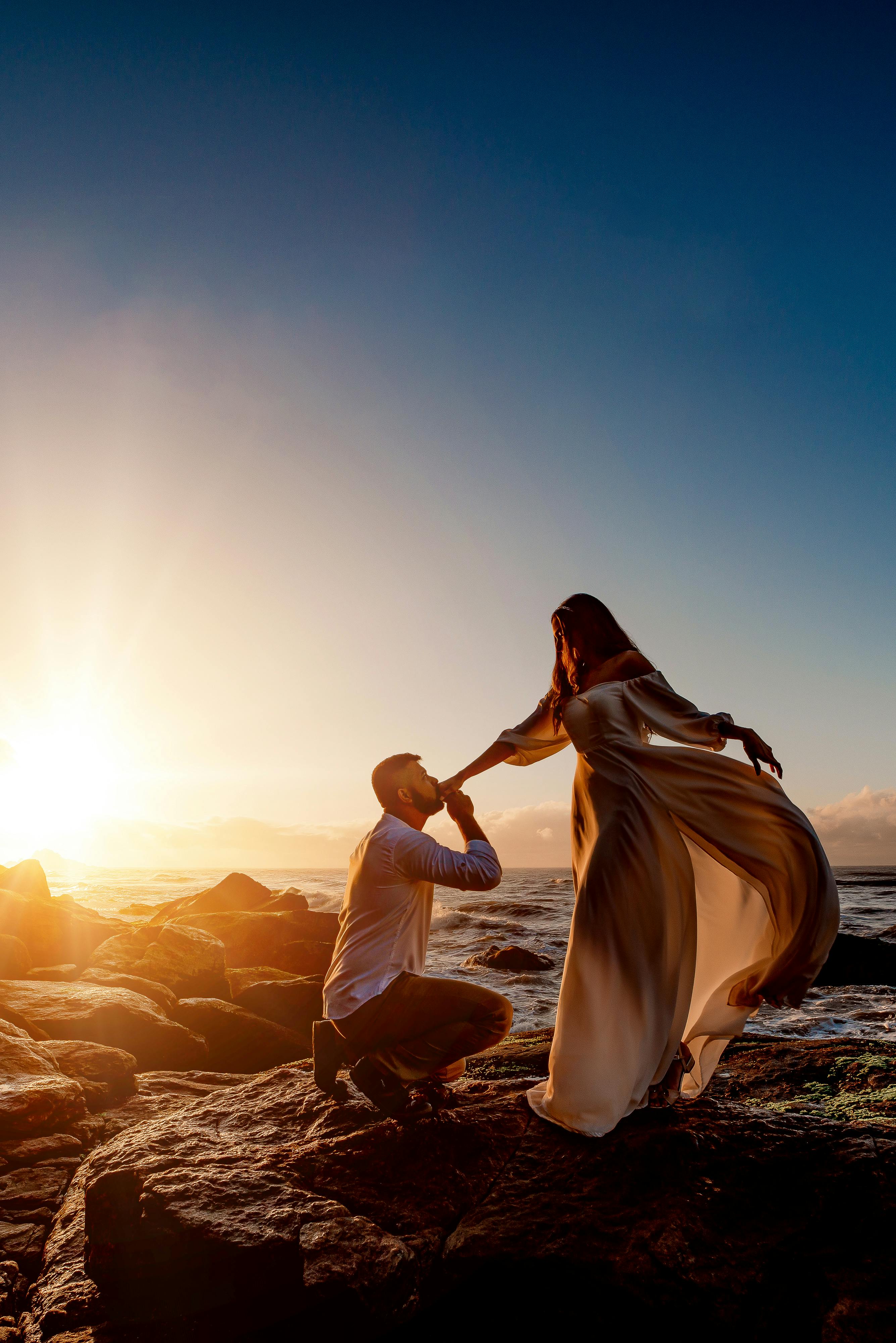 Romantic Beach Proposal at Sunset in Itanhaém · Free Stock Photo