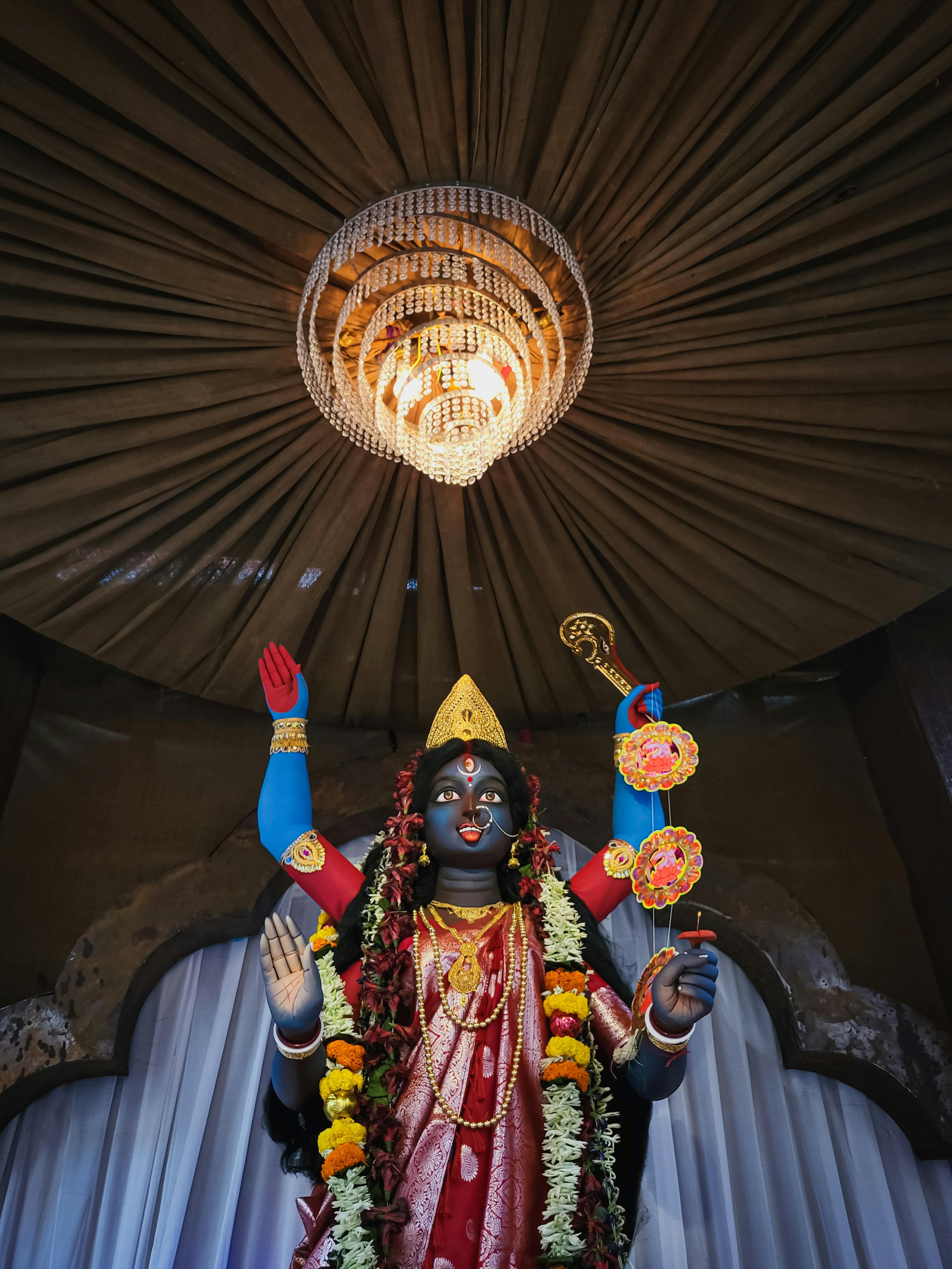 Estatua De La Diosa Kali En El Templo De Calcuta · Foto de stock gratuita