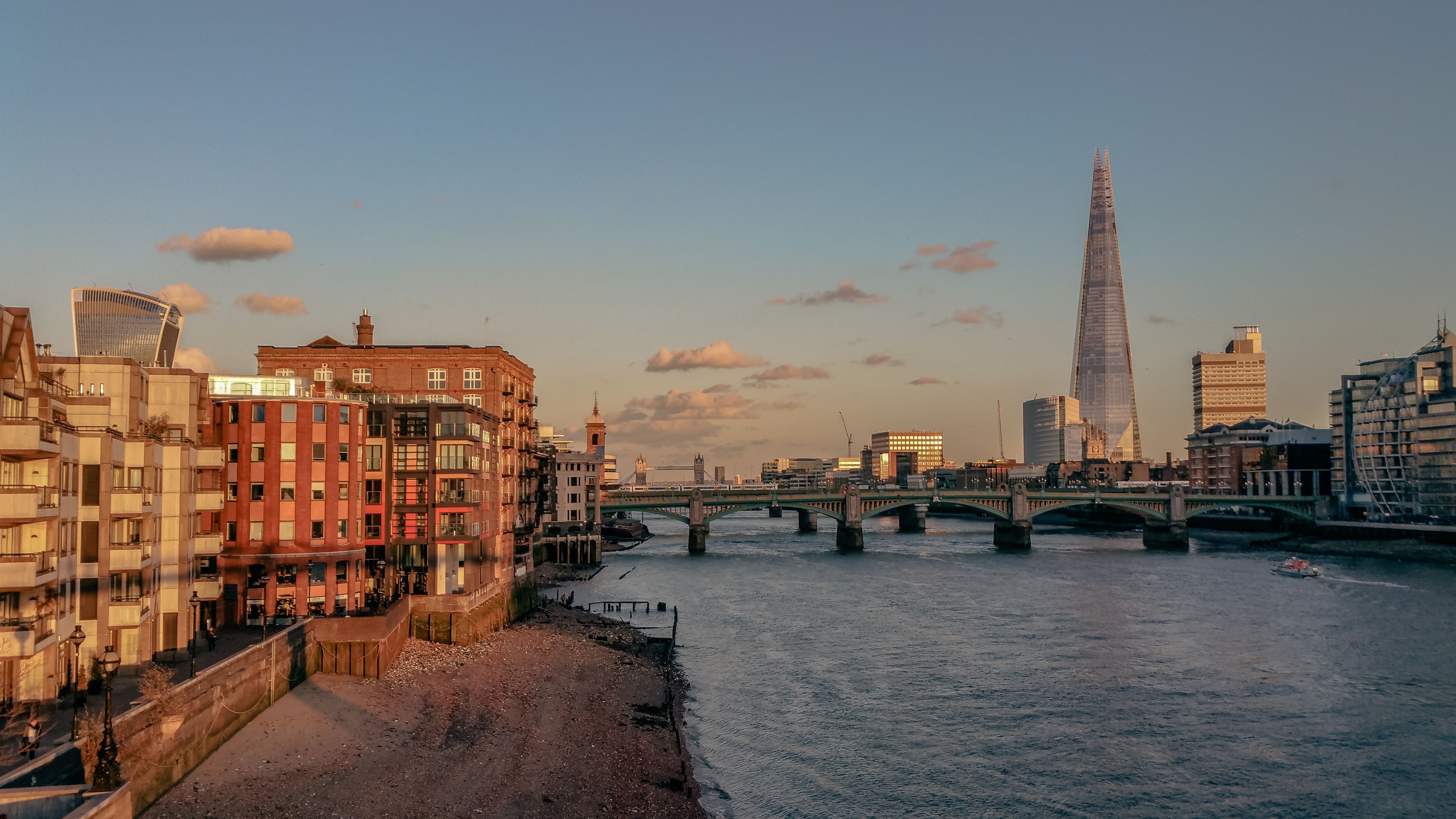 Sunset Over Thames with Iconic London Landmarks · Free Stock Photo