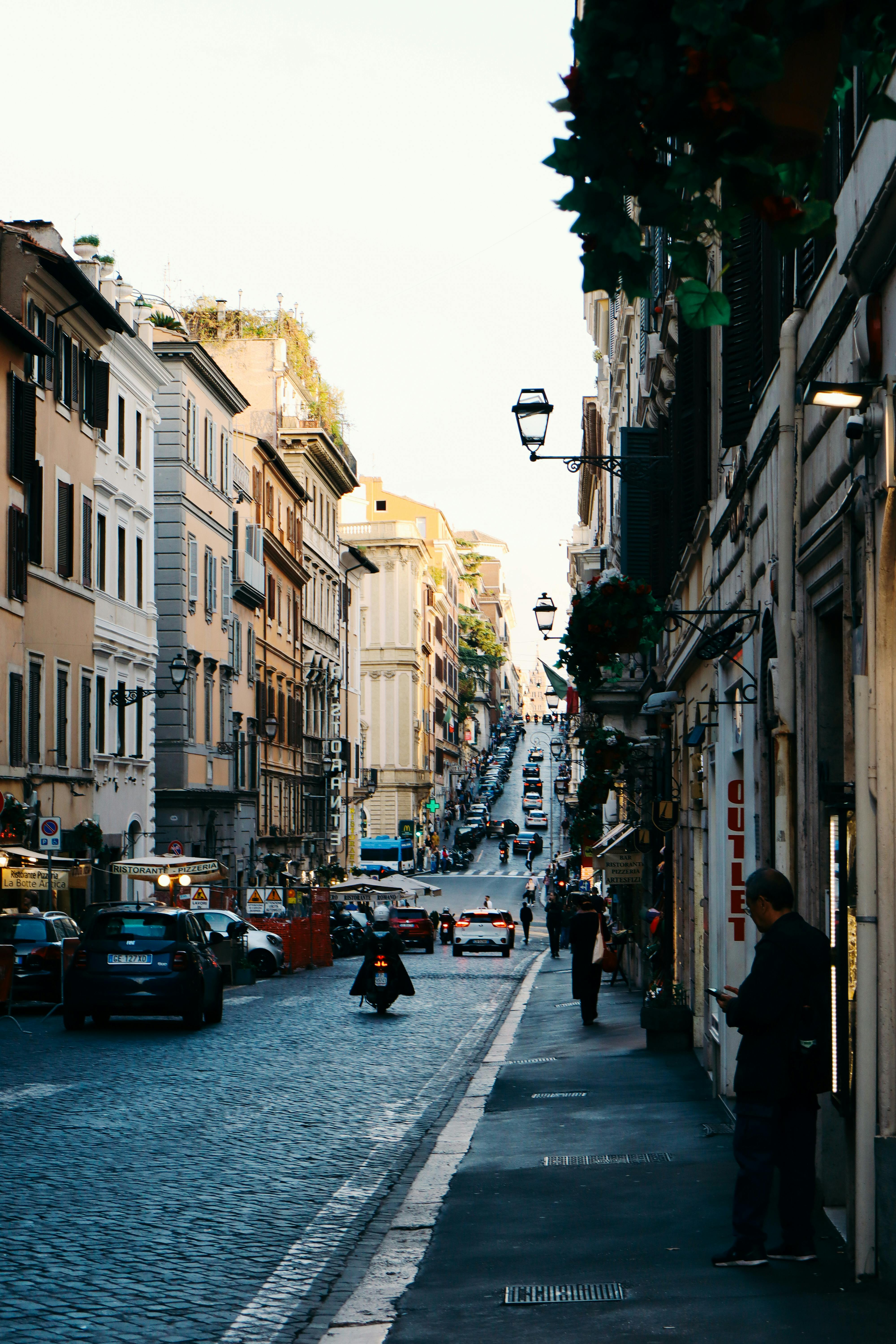 Cozy European Street Scene in Daylight · Free Stock Photo