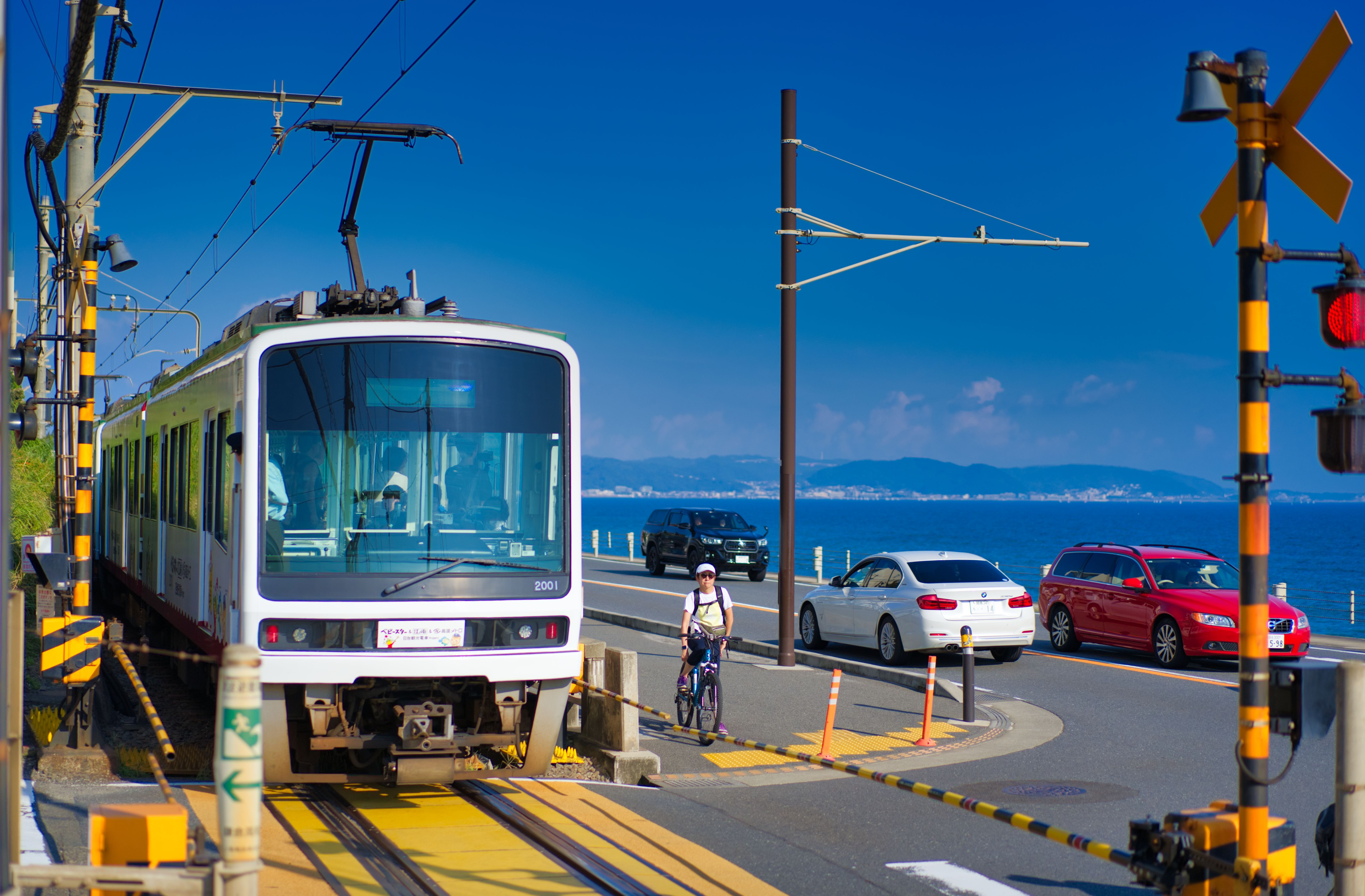 Scenic Kamakura City Tram by the Coastline · Free Stock Photo