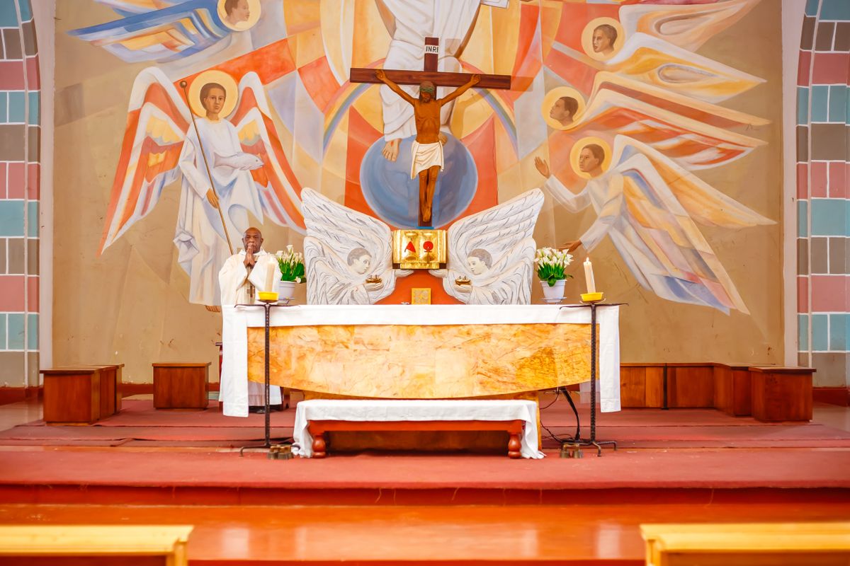 Church Altar Photos, Download The BEST Free Church Altar Stock Photos ...